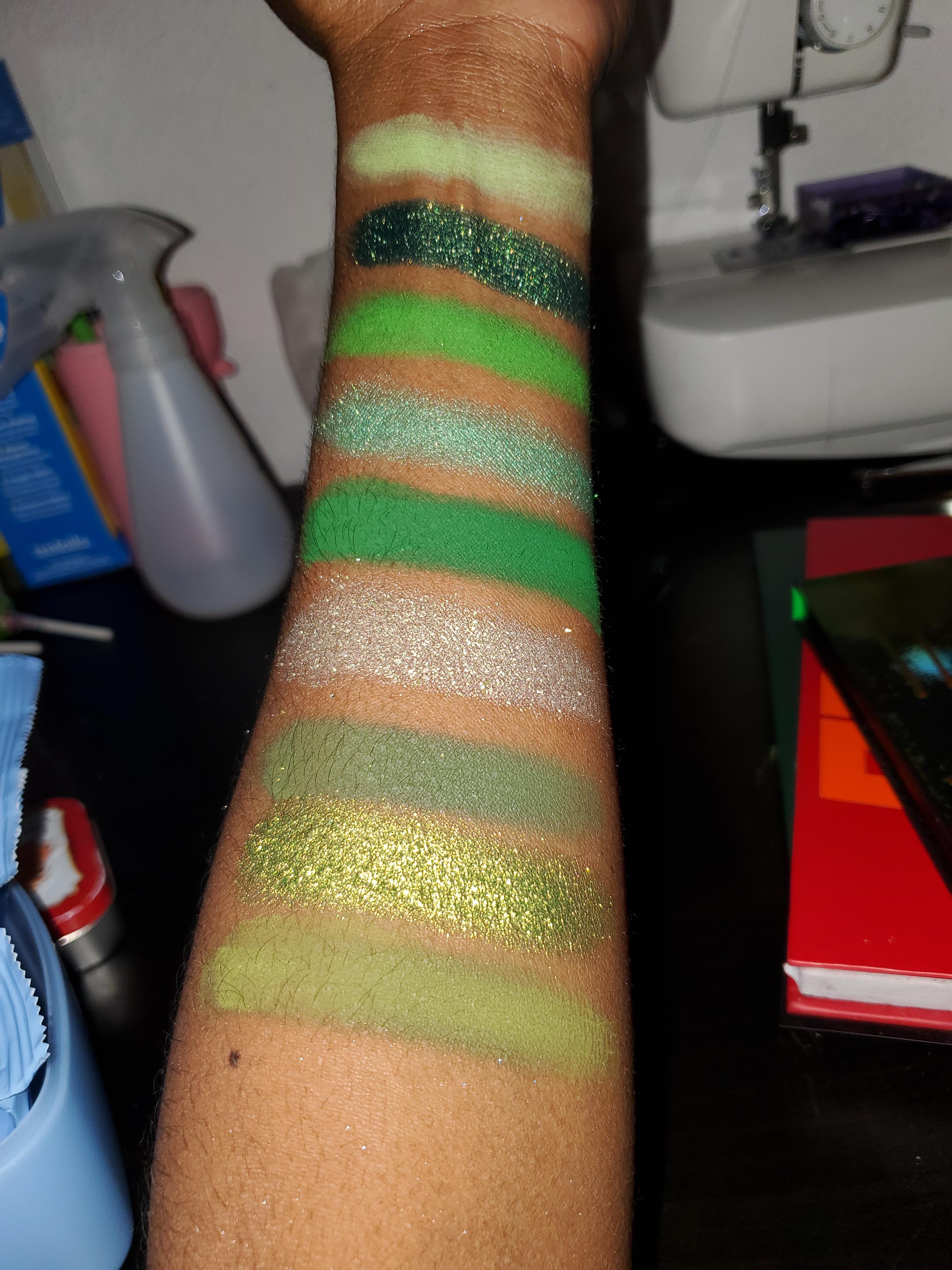 Beauty Bay Earthy 9-Pan | Scrolller