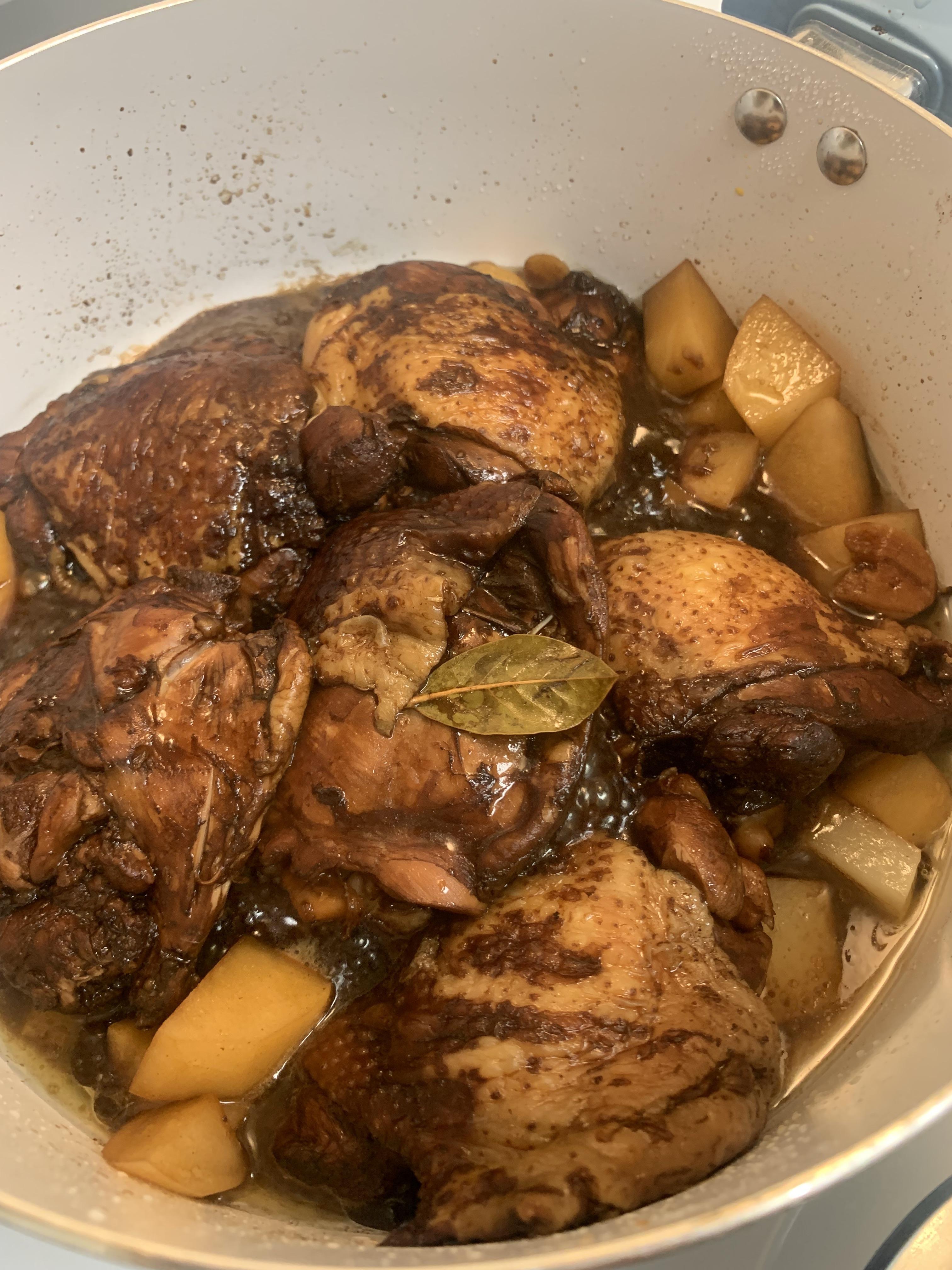 [Homemade] Filipino Chicken Adobo with potatoes | Scrolller