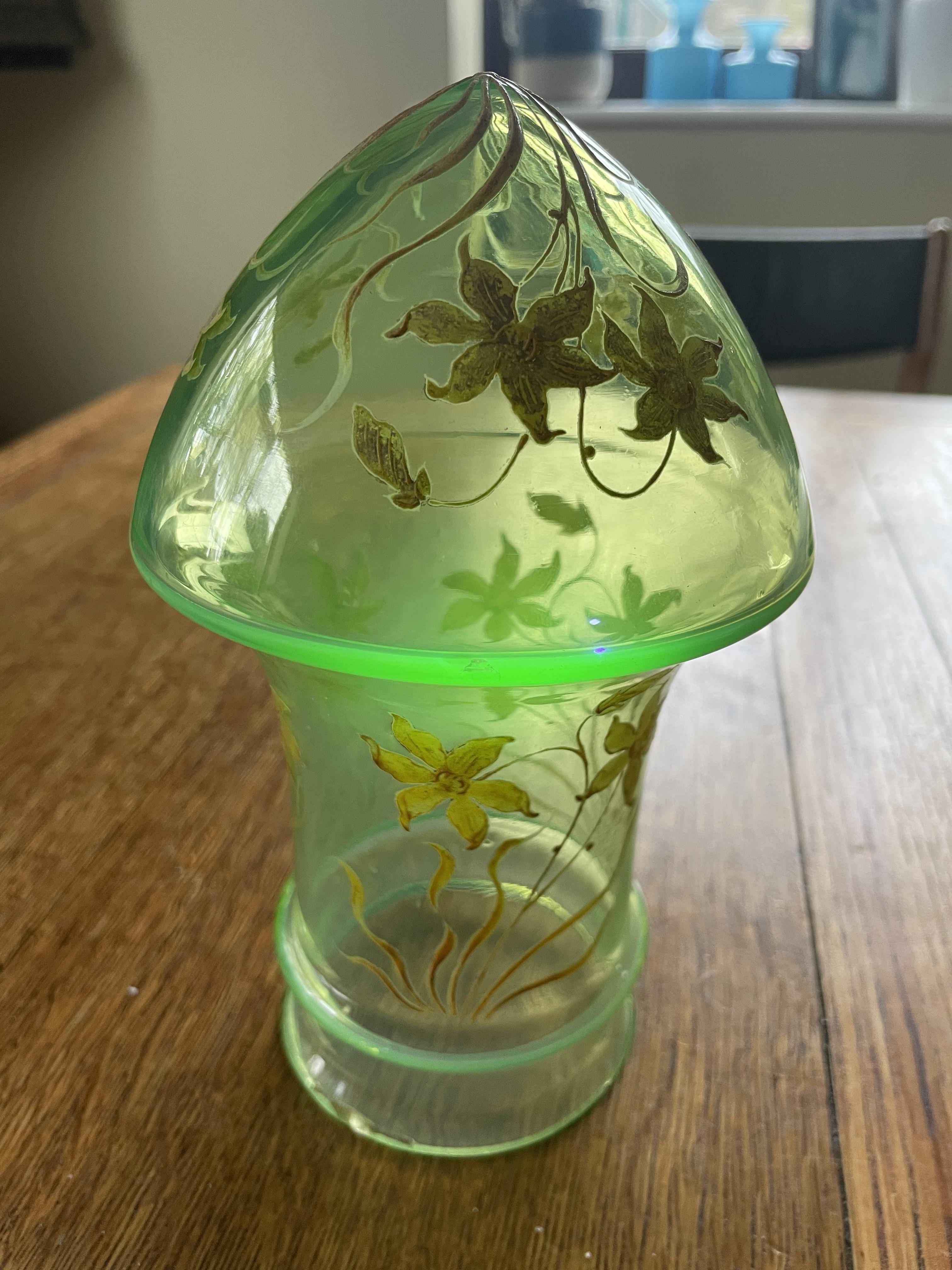 Uranium dong | Scrolller