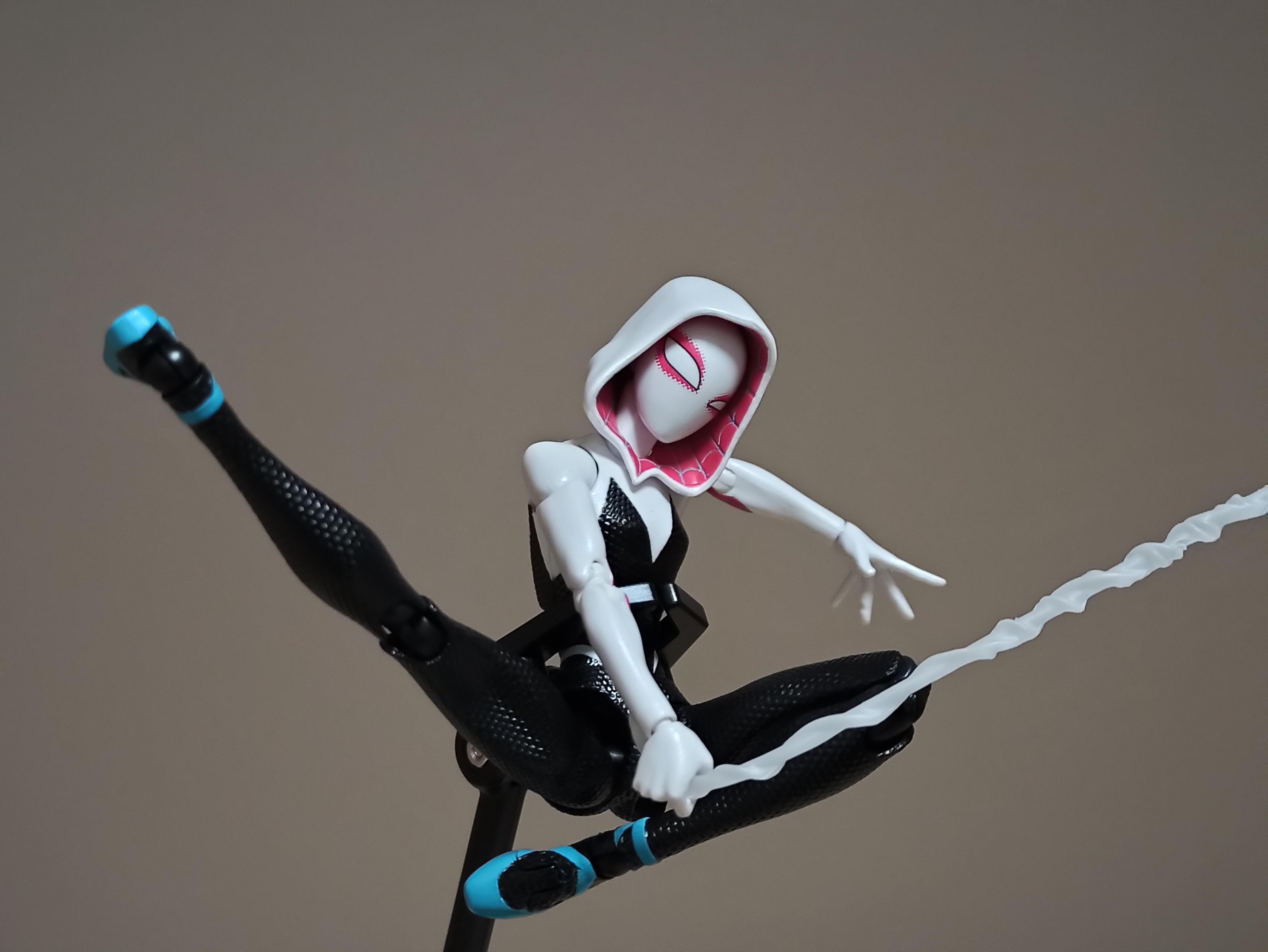 Web swinging | Scrolller