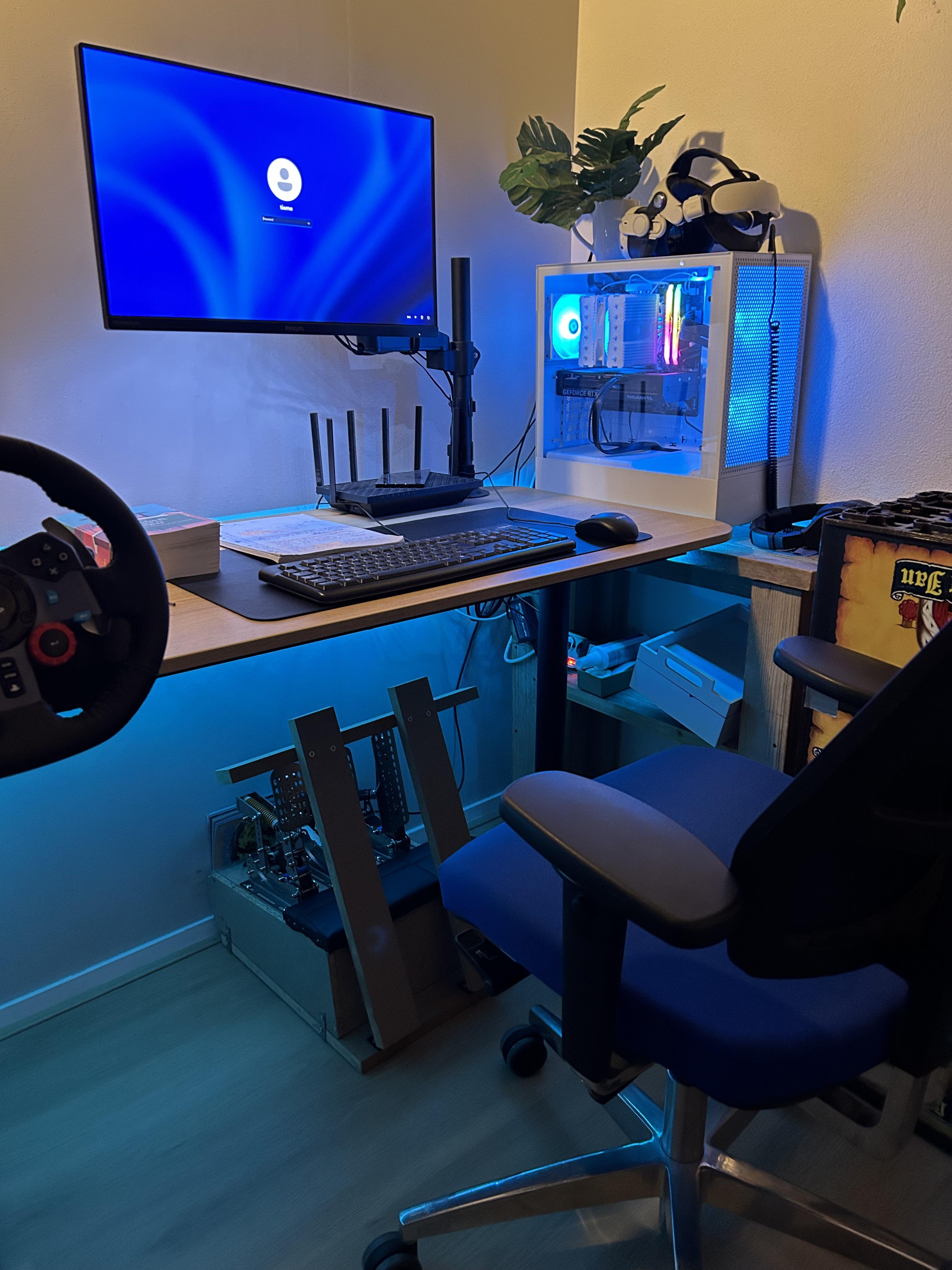 Rate my desk rig | Scrolller