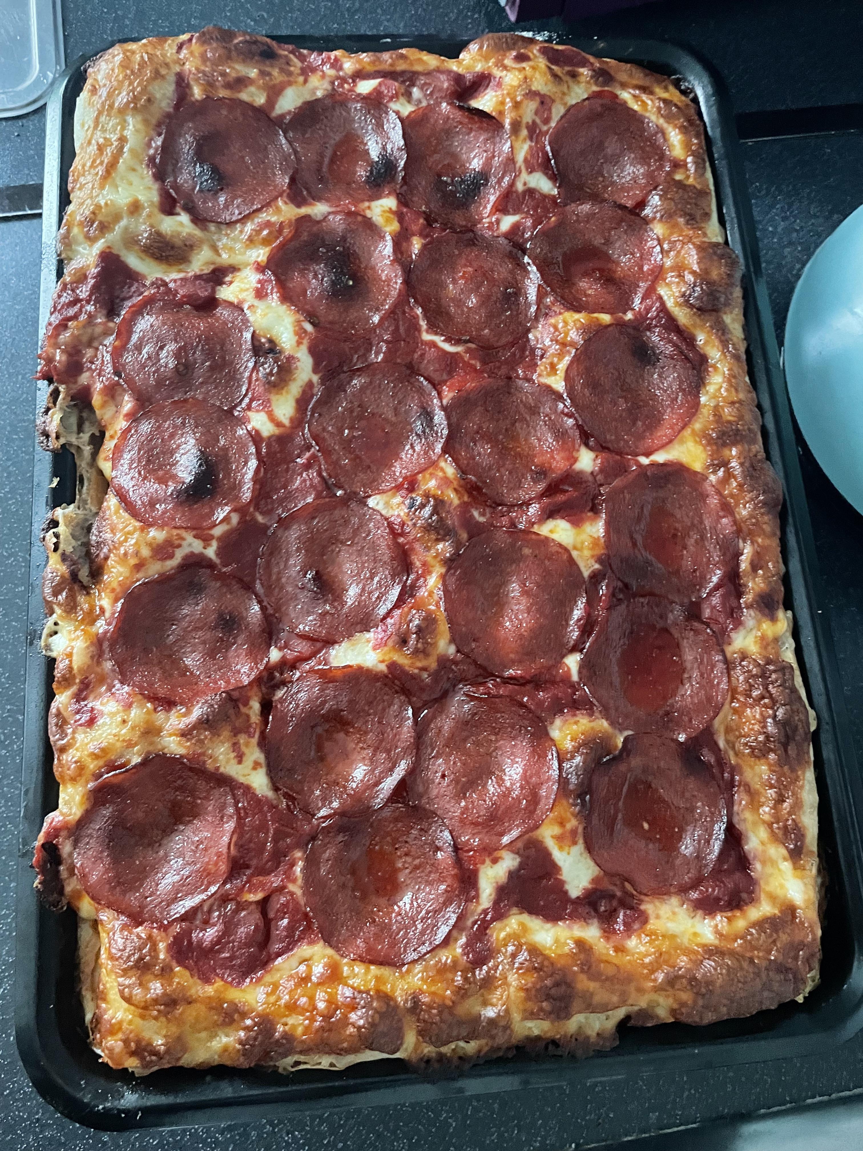 Sheet pan pizza | Scrolller