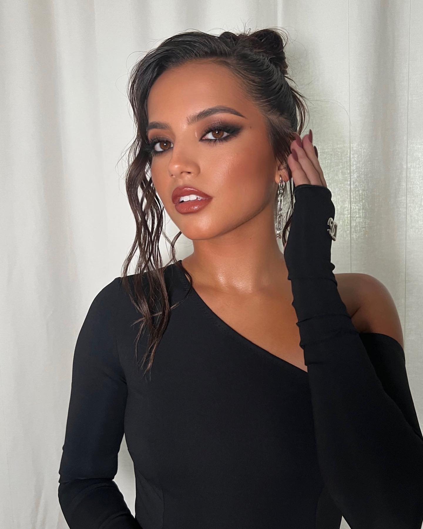 Isabela Merced | Scrolller