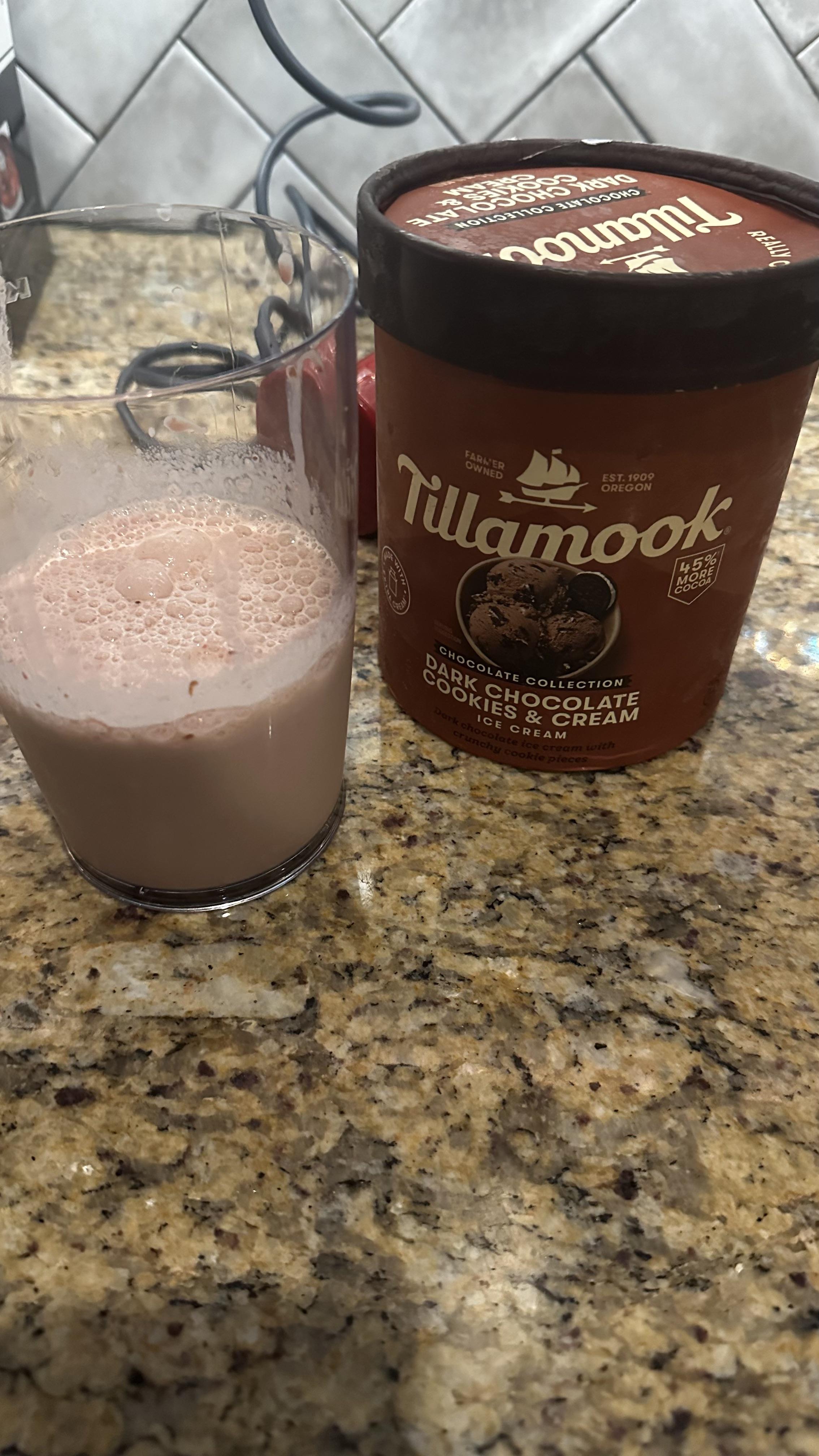 My milkshakes... Hot fudge strawberry | Scrolller