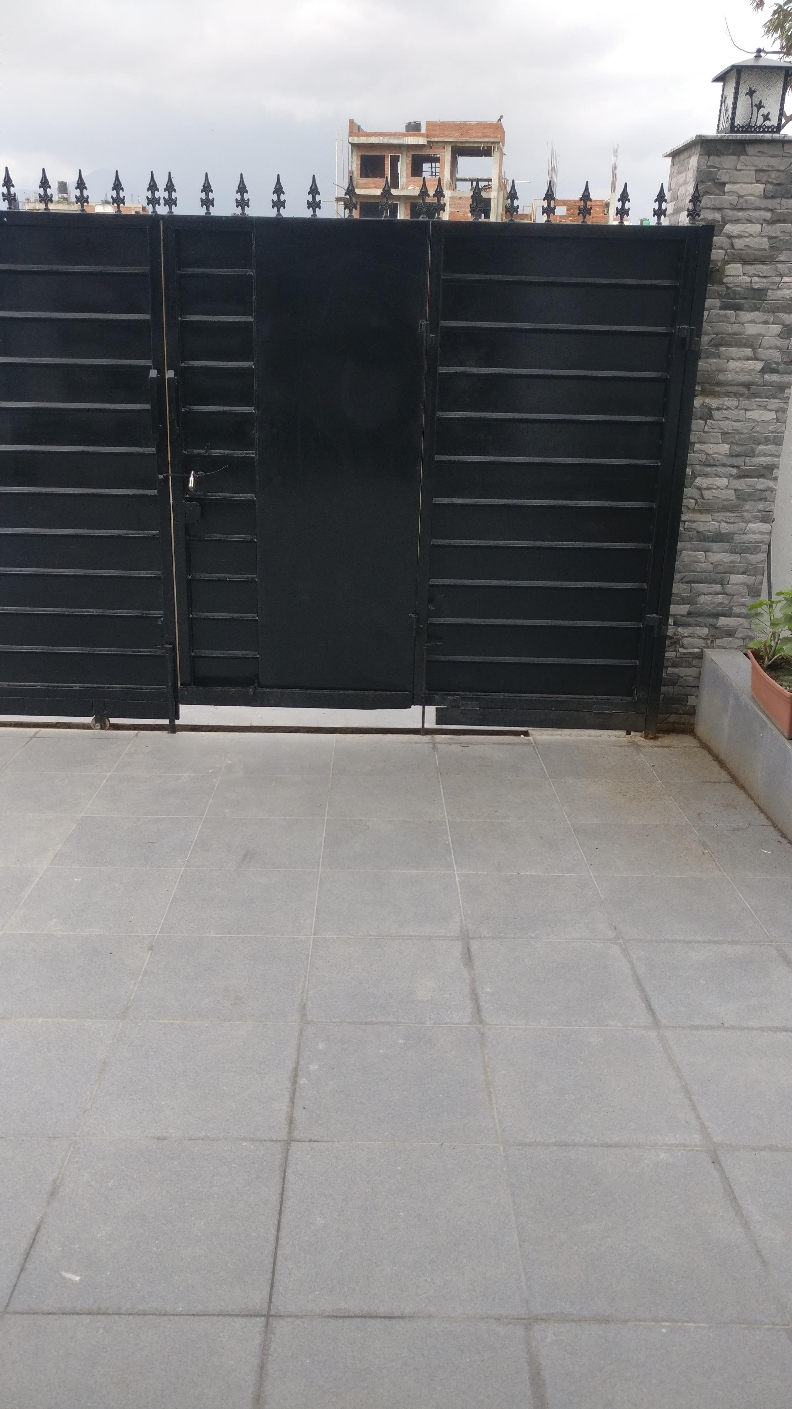 Contractor modified our gate making it complex, in search of a simpler solution | Scrolller