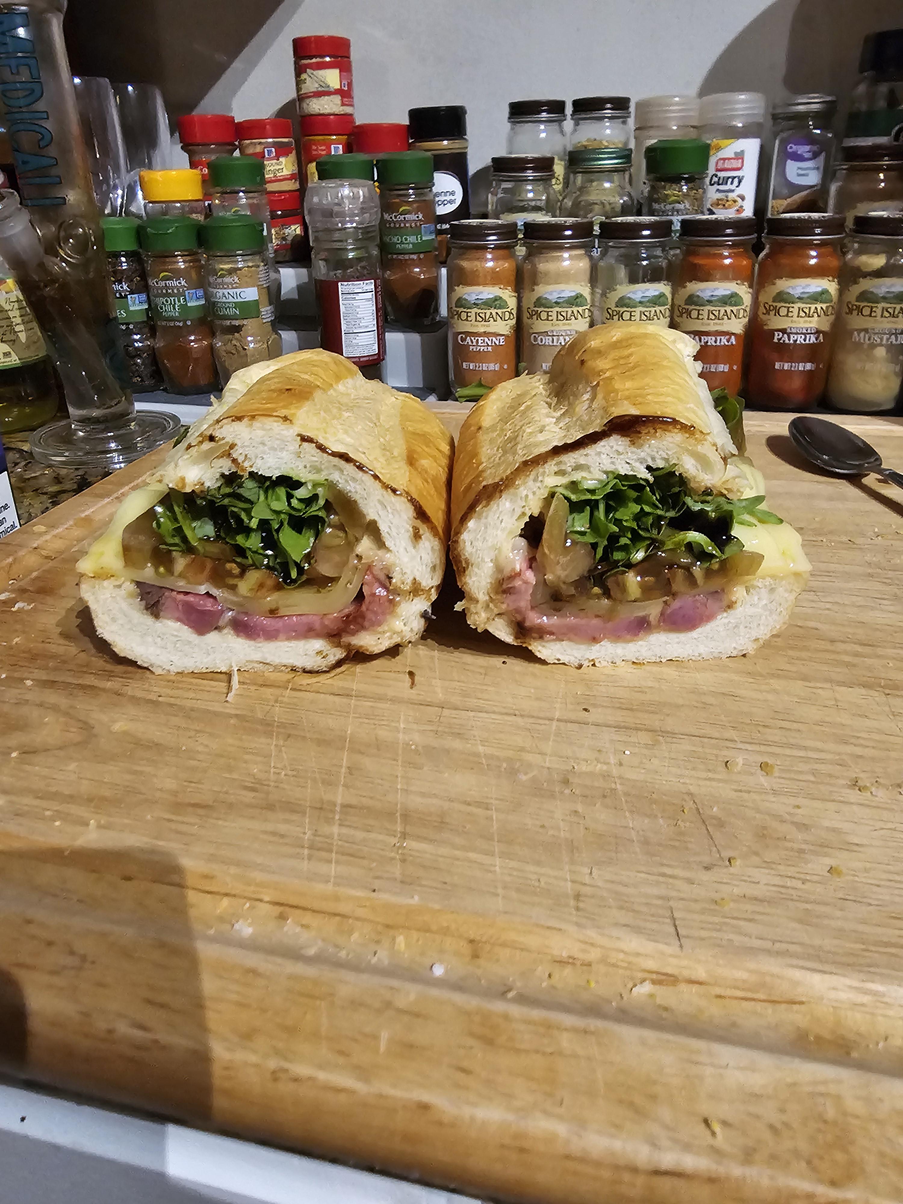 [Homemade] Steak sandwich with roasted garlic aioli, Swiss cheese, heirloom tomatoes, arugula ...