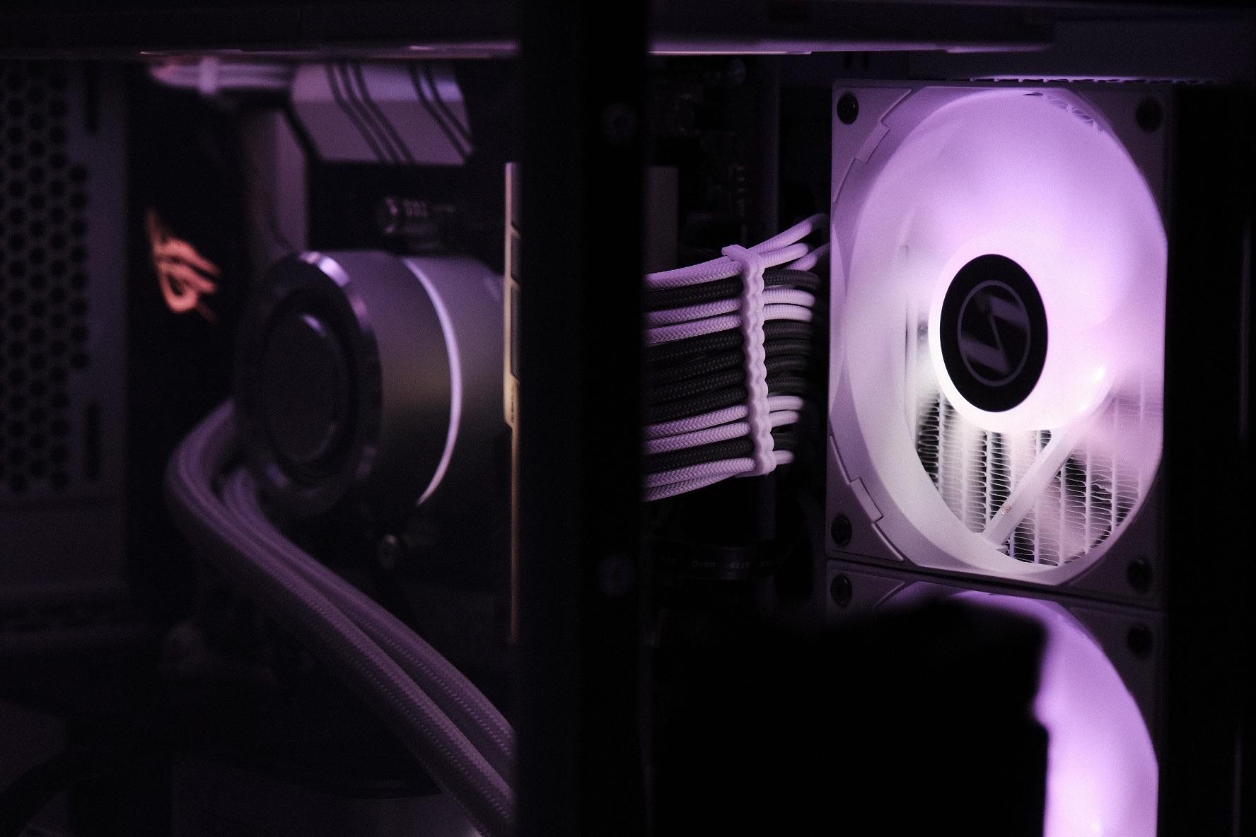 My attempt at downsizing ATX build into the Meshroom S | Scrolller