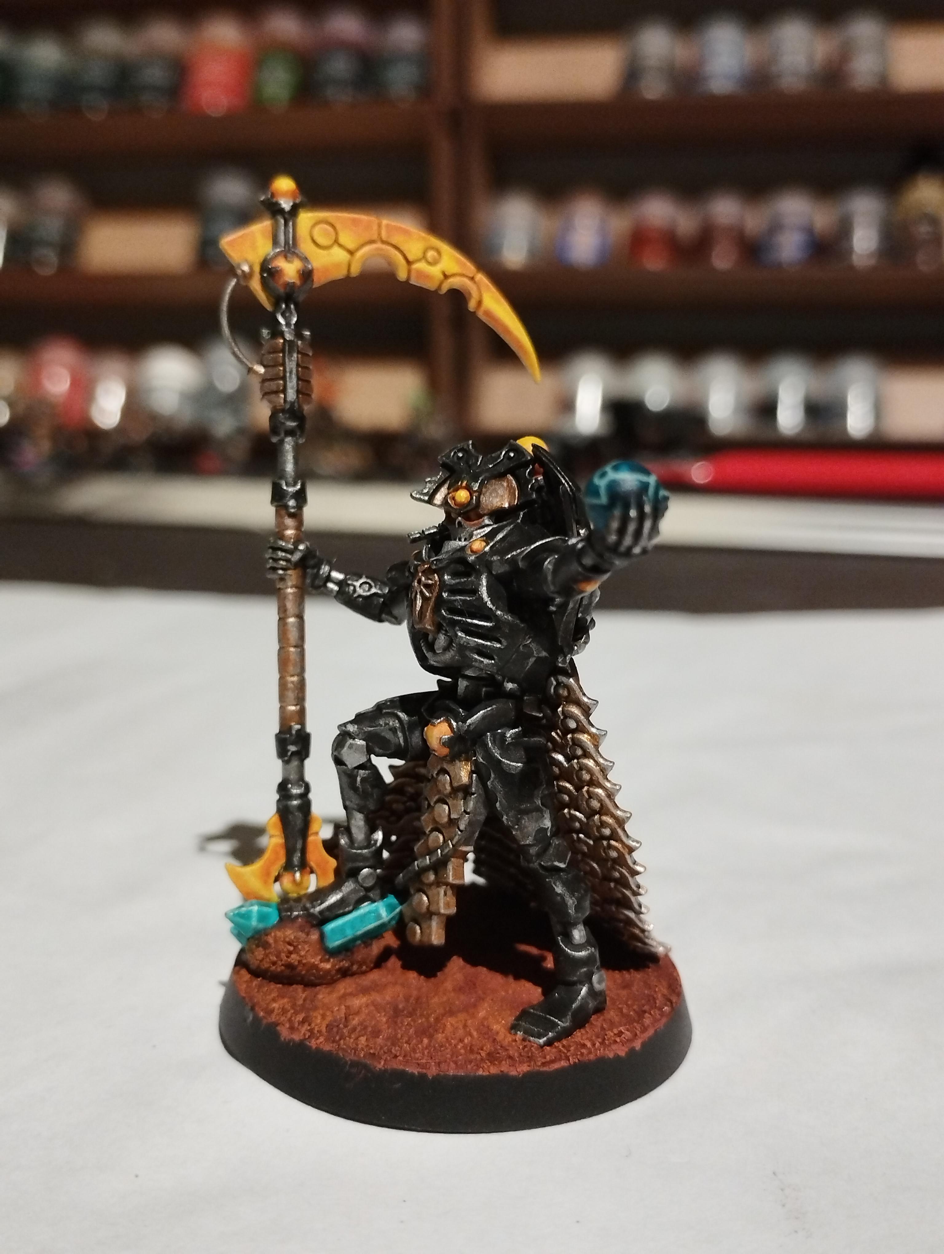 Necron Overlord ready for battle | Scrolller
