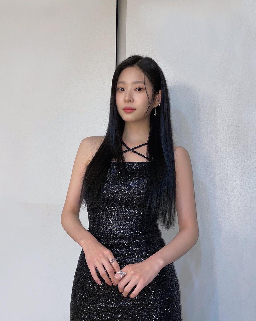 221231 Management SOOP Instagram Update with Kim Minju | Scrolller