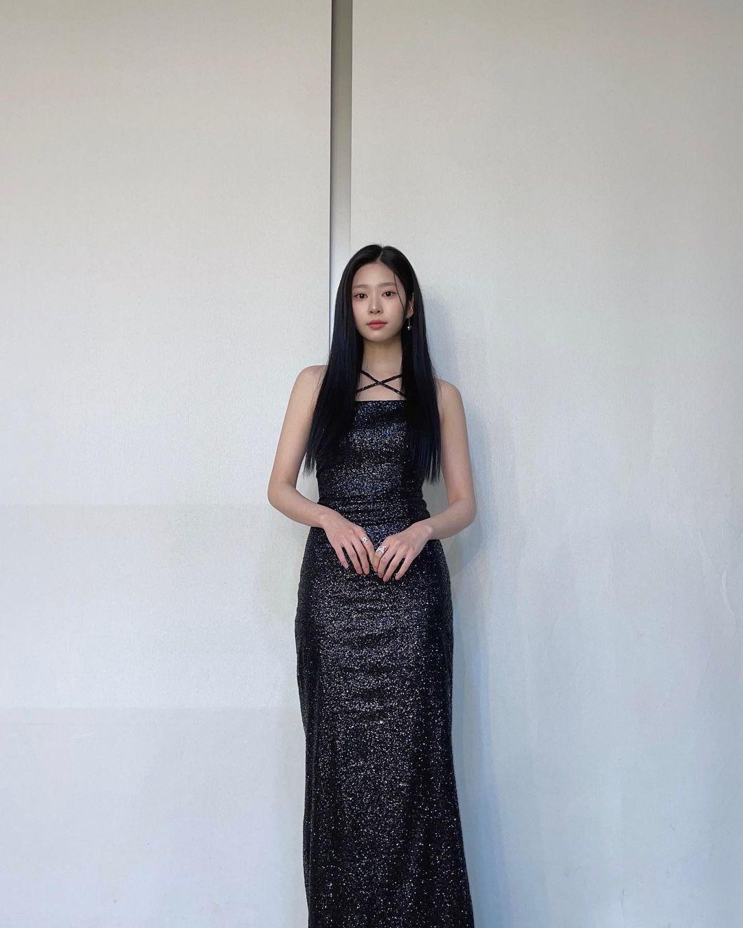 221231 Management SOOP Instagram Update with Kim Minju | Scrolller