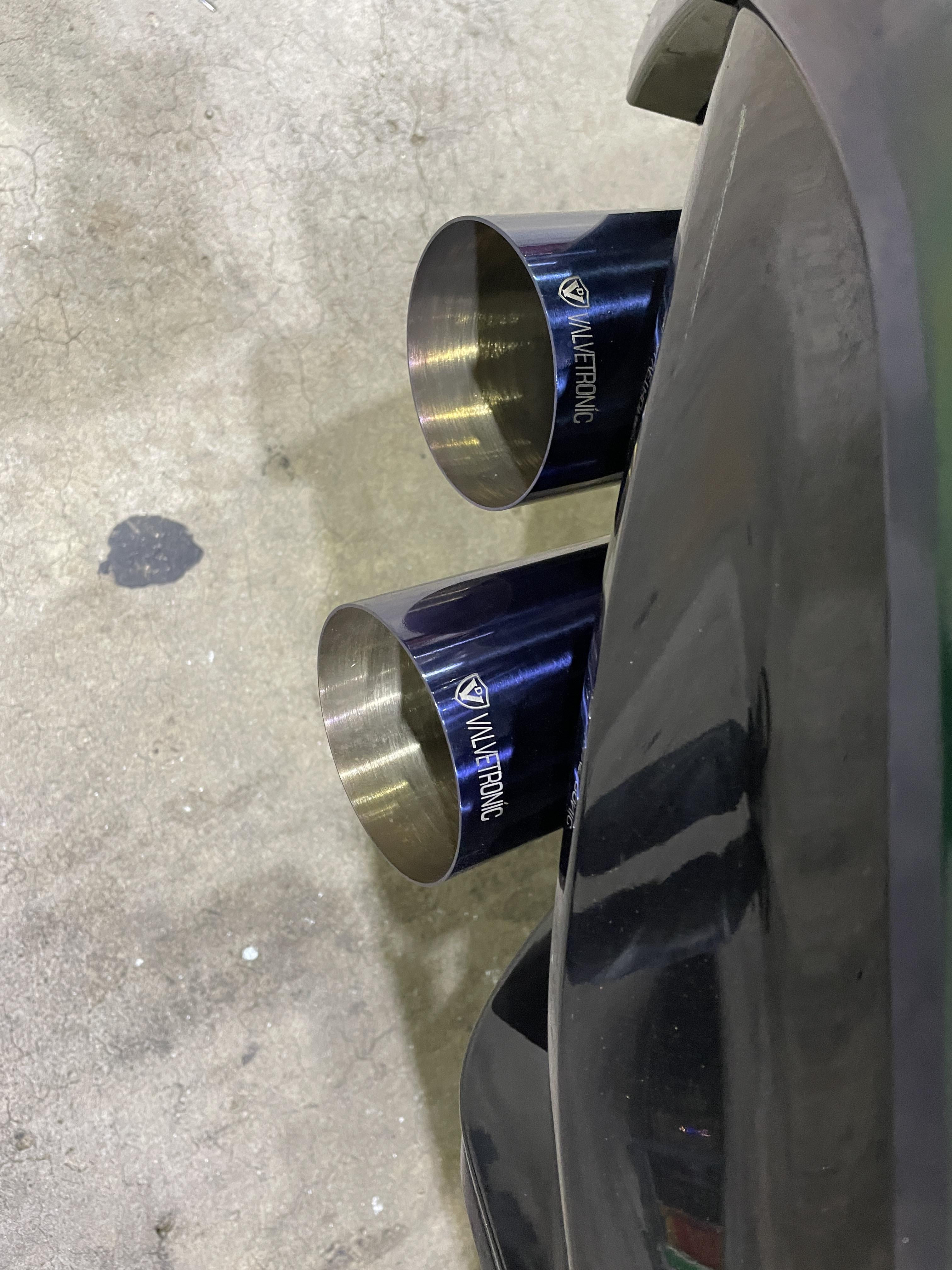 Sexy gas station spotting | Scrolller