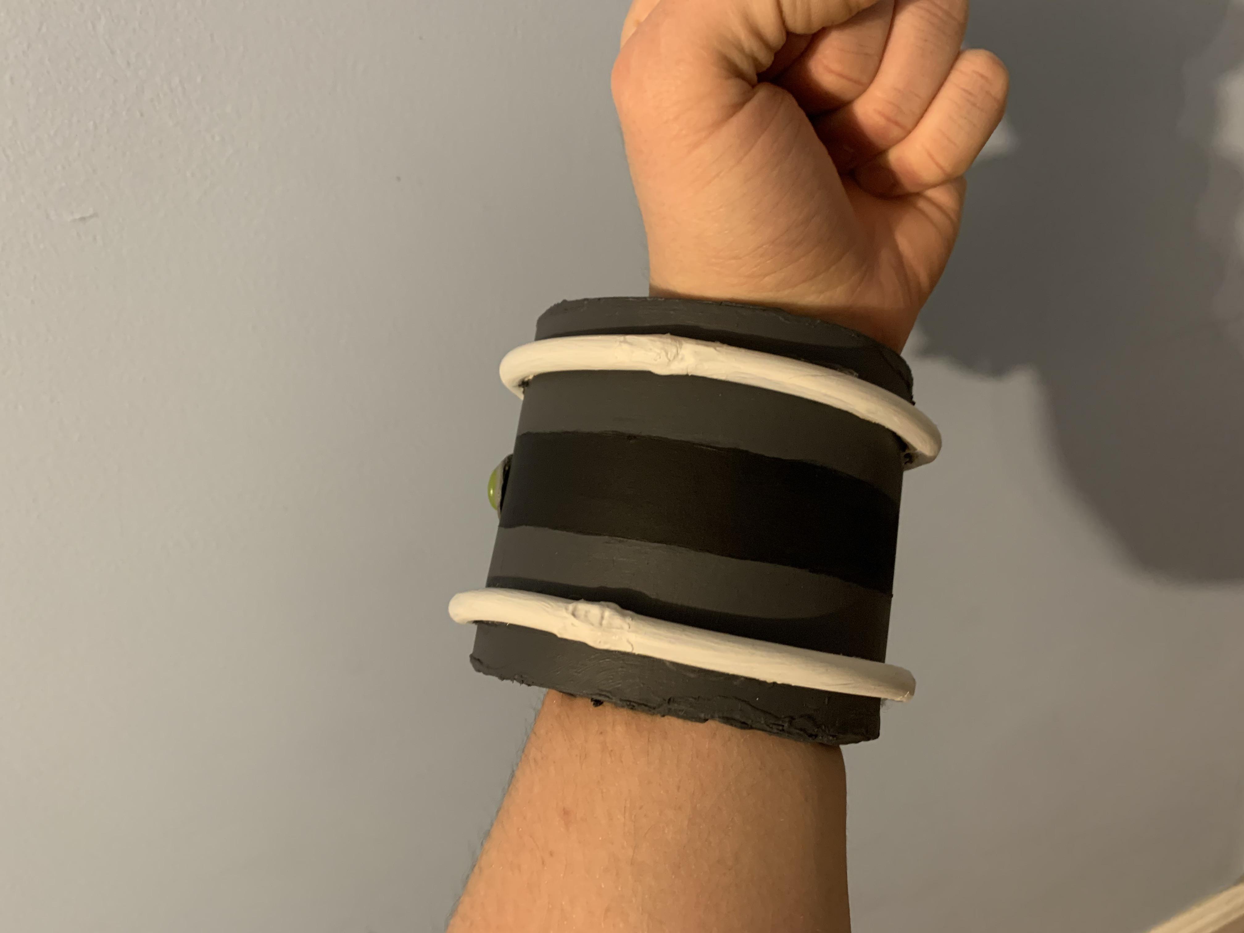 Finally made my first Prototype Omnitrix! | Scrolller