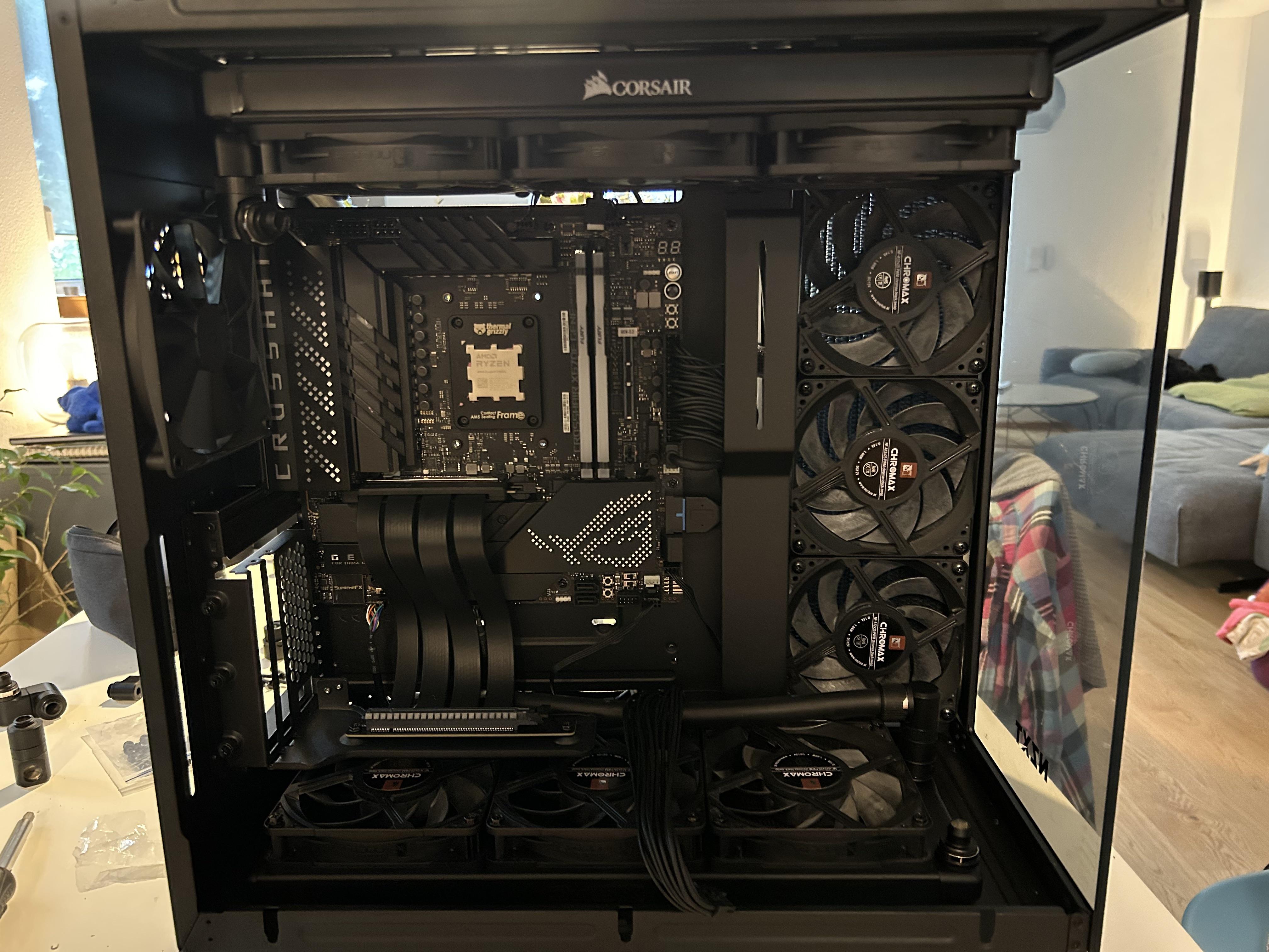 H9 Flow with triple 360 radiator custom loop. | Scrolller