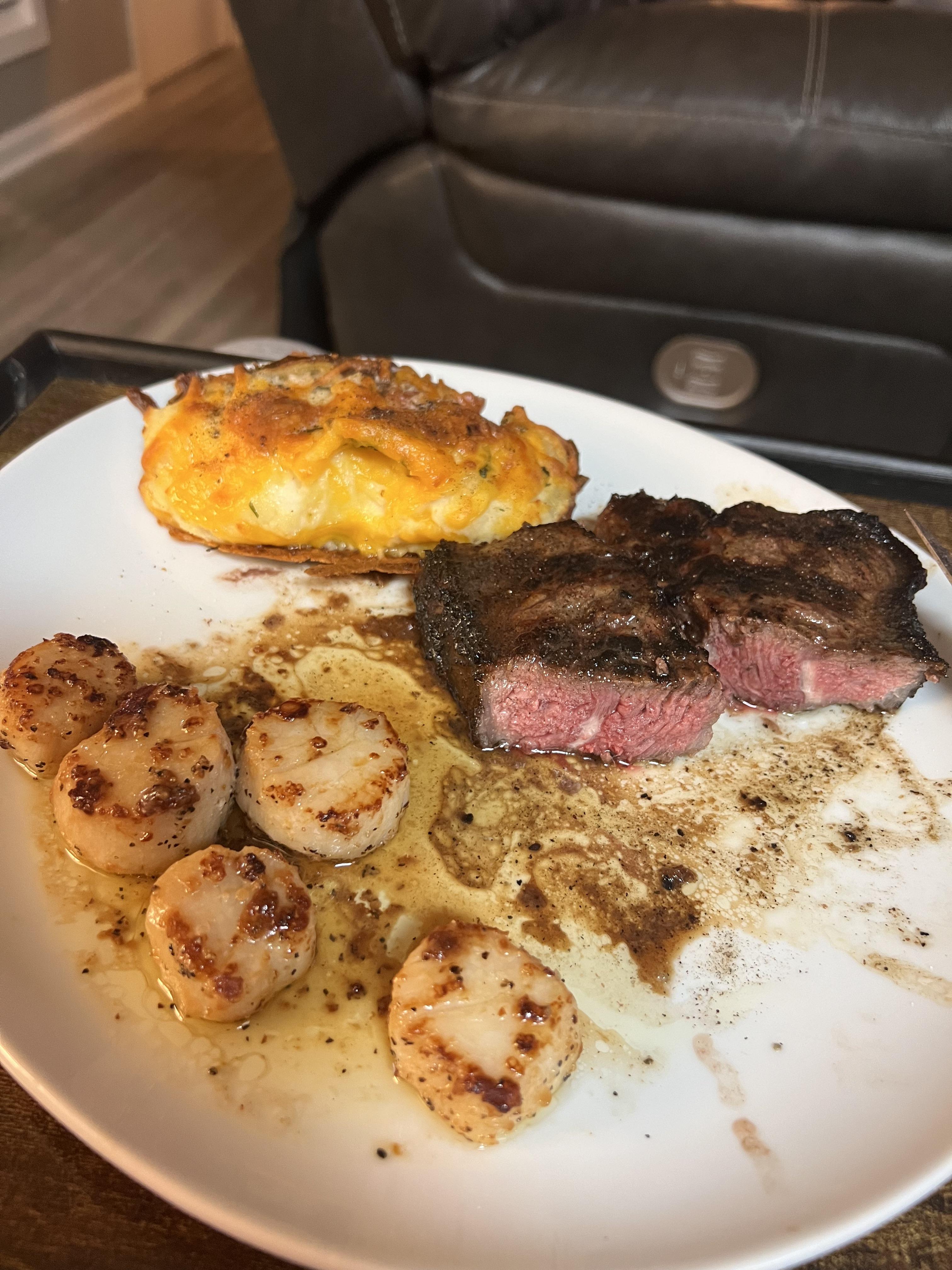 [homemade]Prime Strips, Garlic Butter Scallops, Twice Baked Potatoes | Scrolller