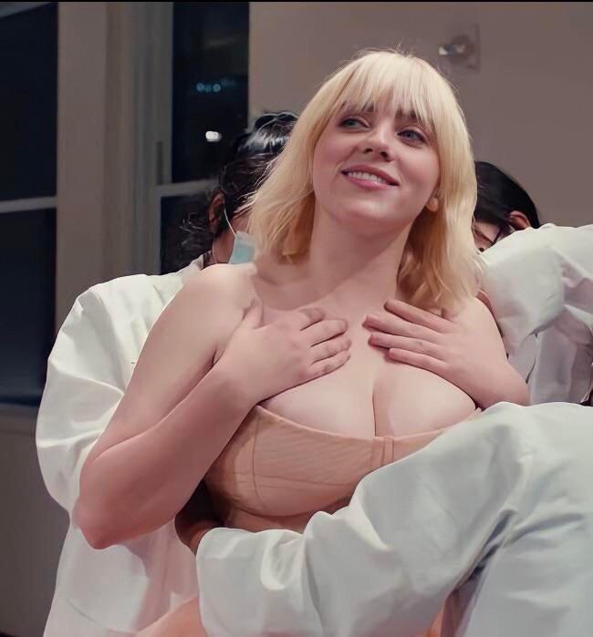 Billie Eilish | Scrolller