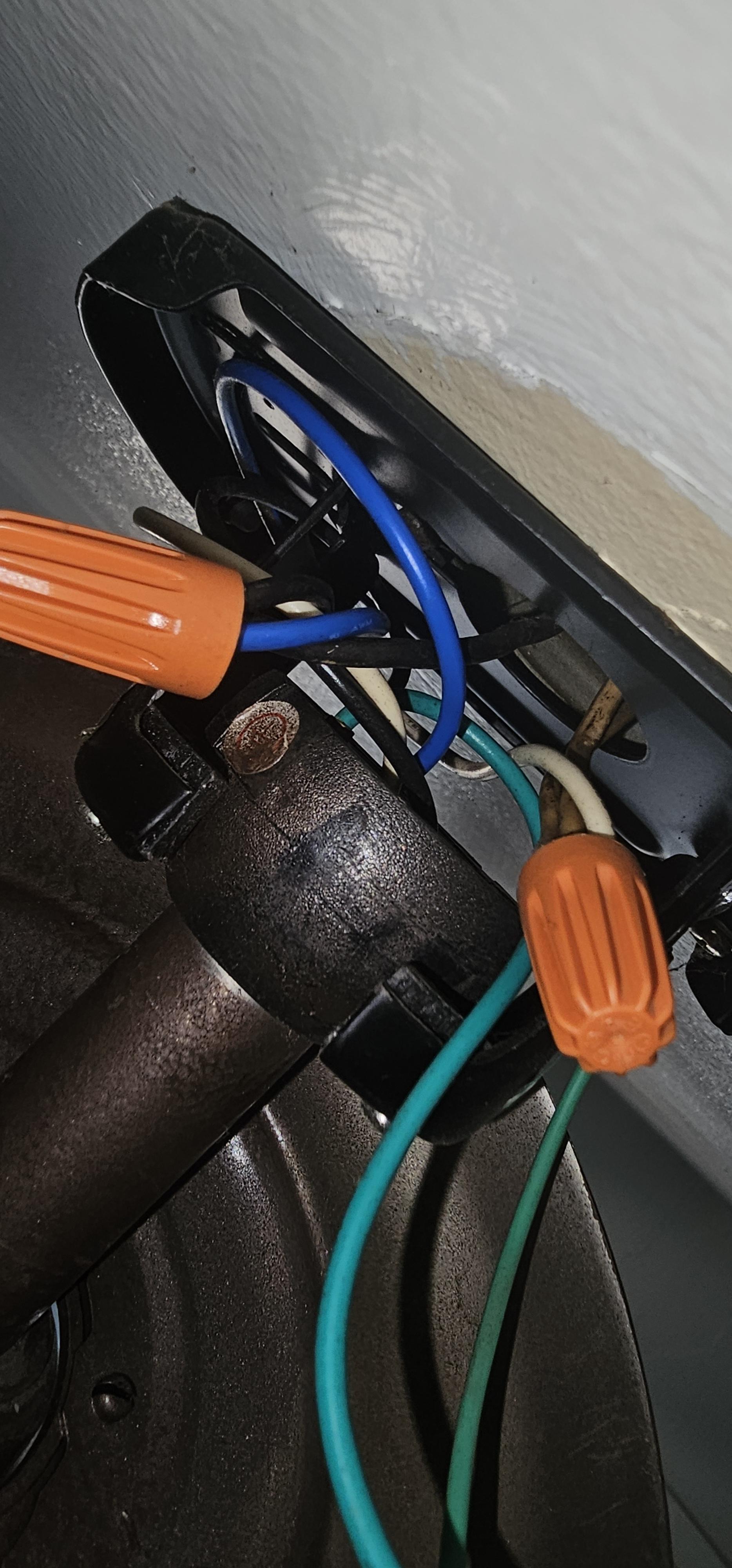 Help wiring ceiling fan | Scrolller