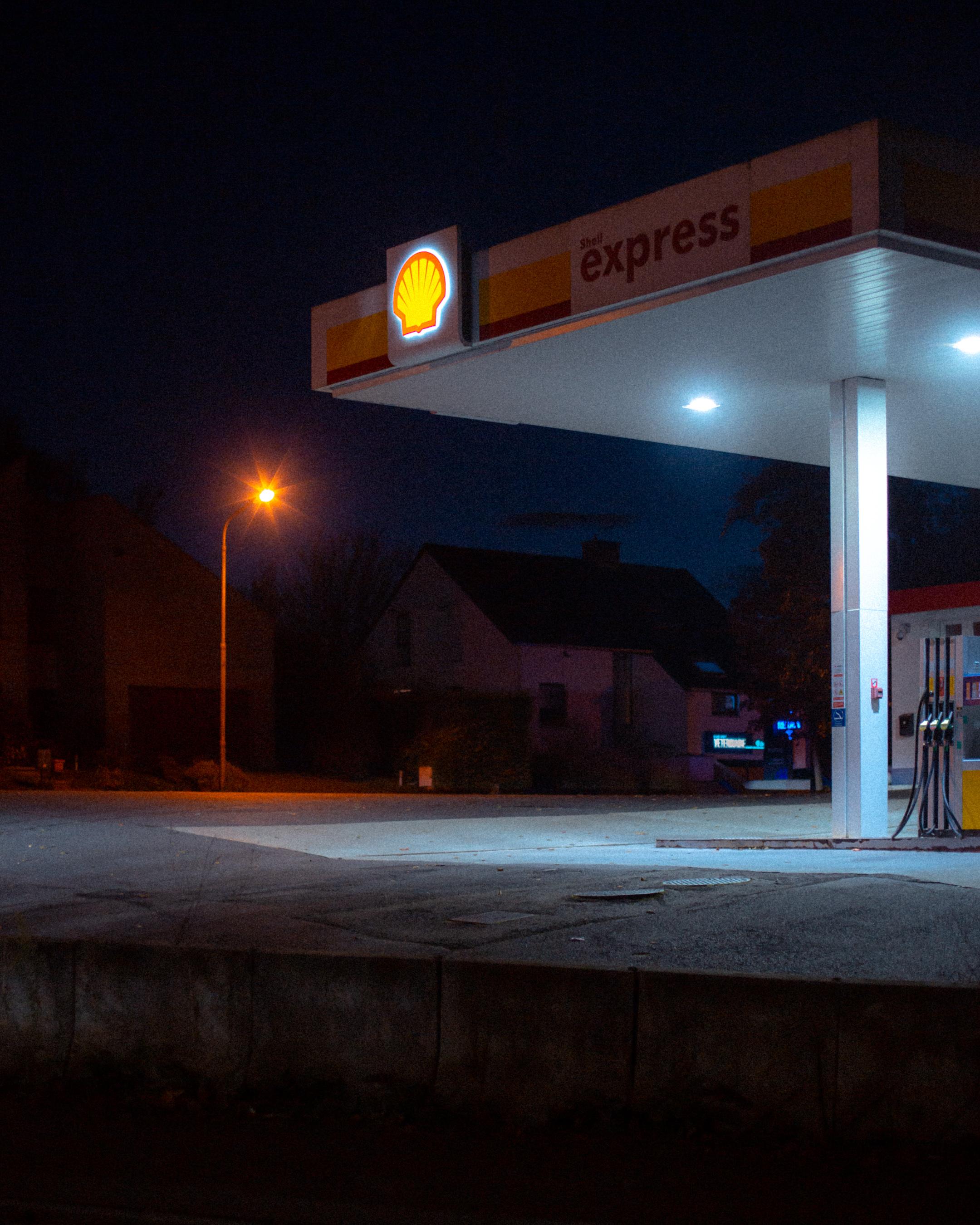 Up late for some gas | Scrolller