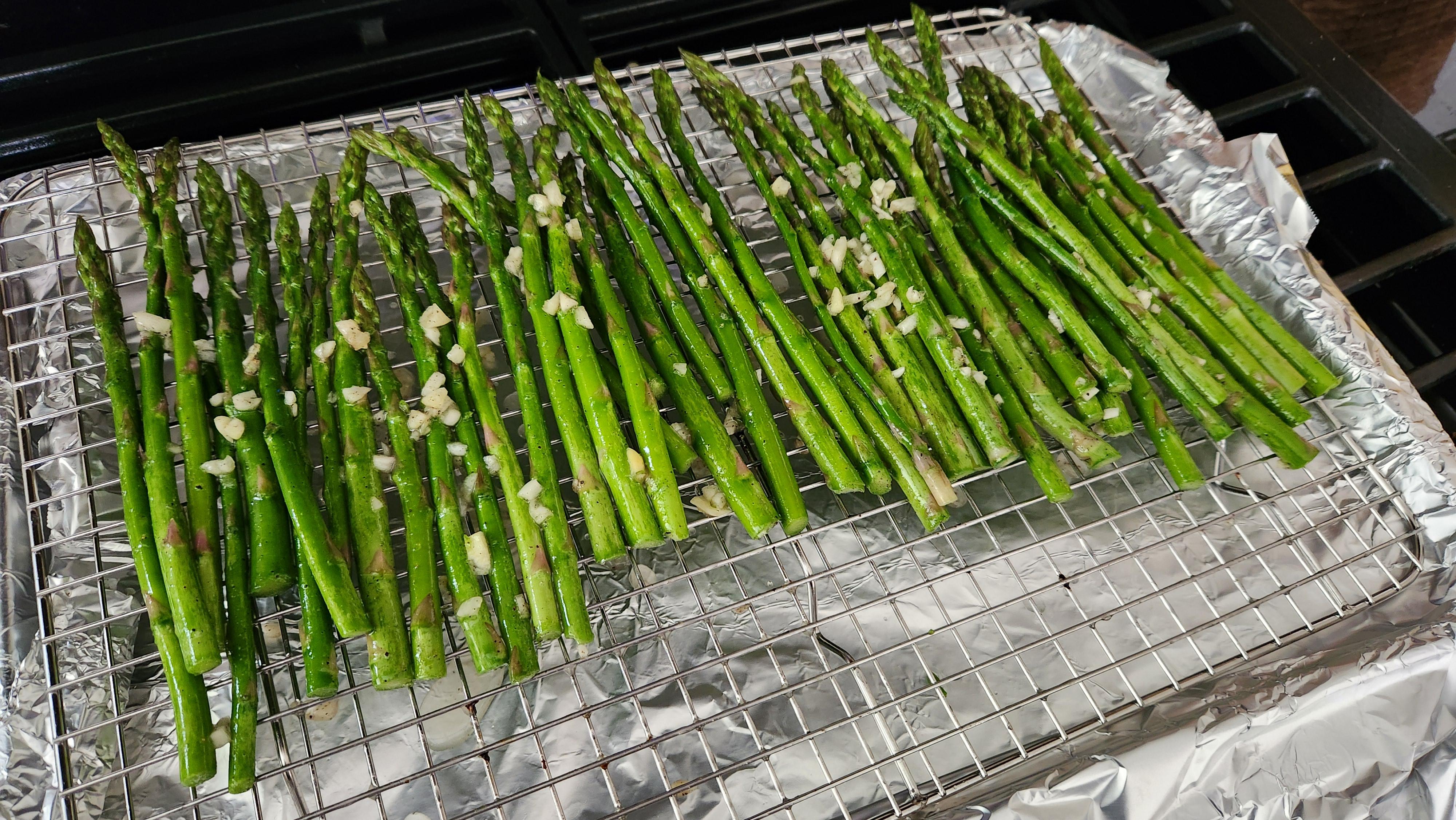 [Homemade] Lamb Loin Chops with Roasted Asparagus and Mashed Potatoes with Gravy. | Scrolller