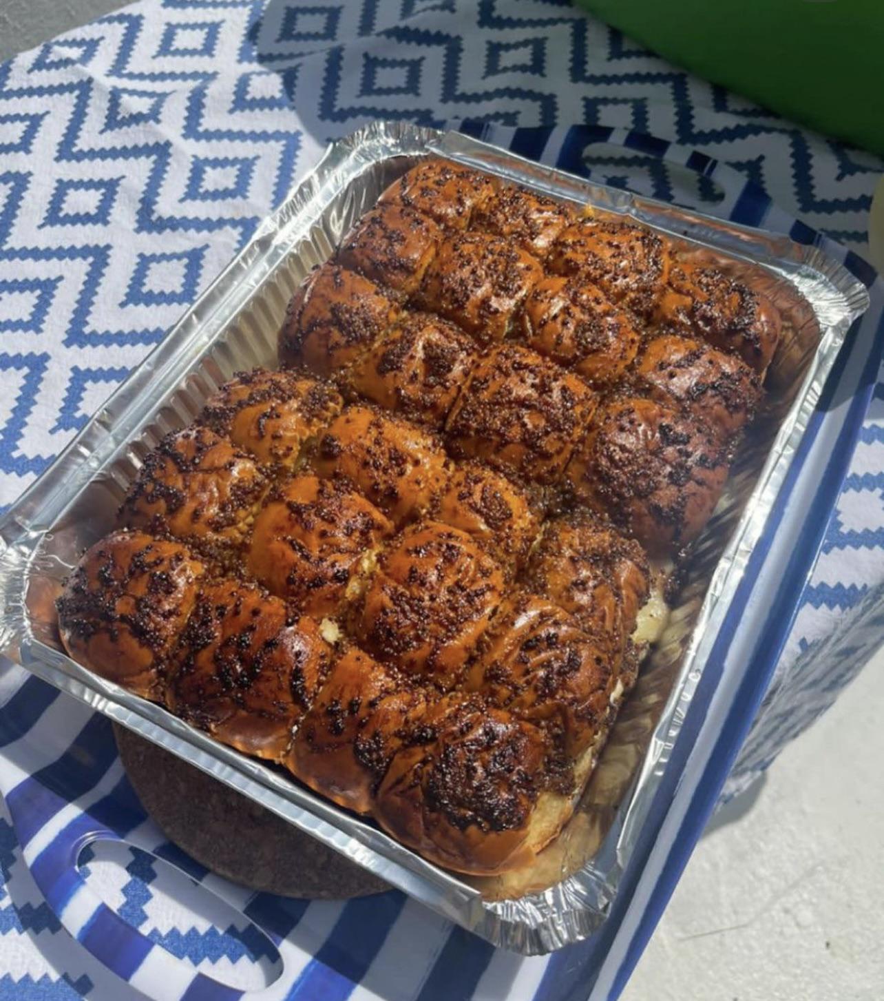 [homemade] ham & cheese sliders | Scrolller