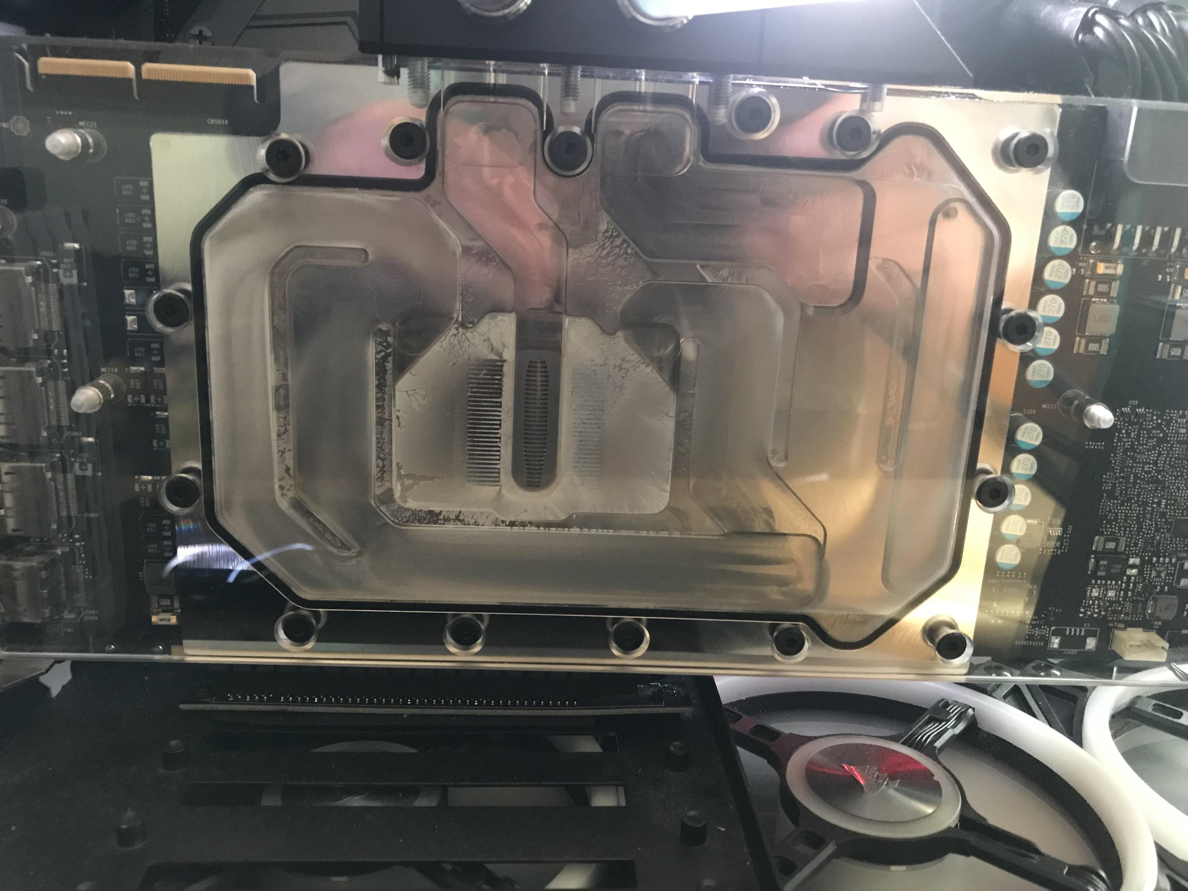 Fluid filling level goes back over time. White coolant almost completely transparent by now ...