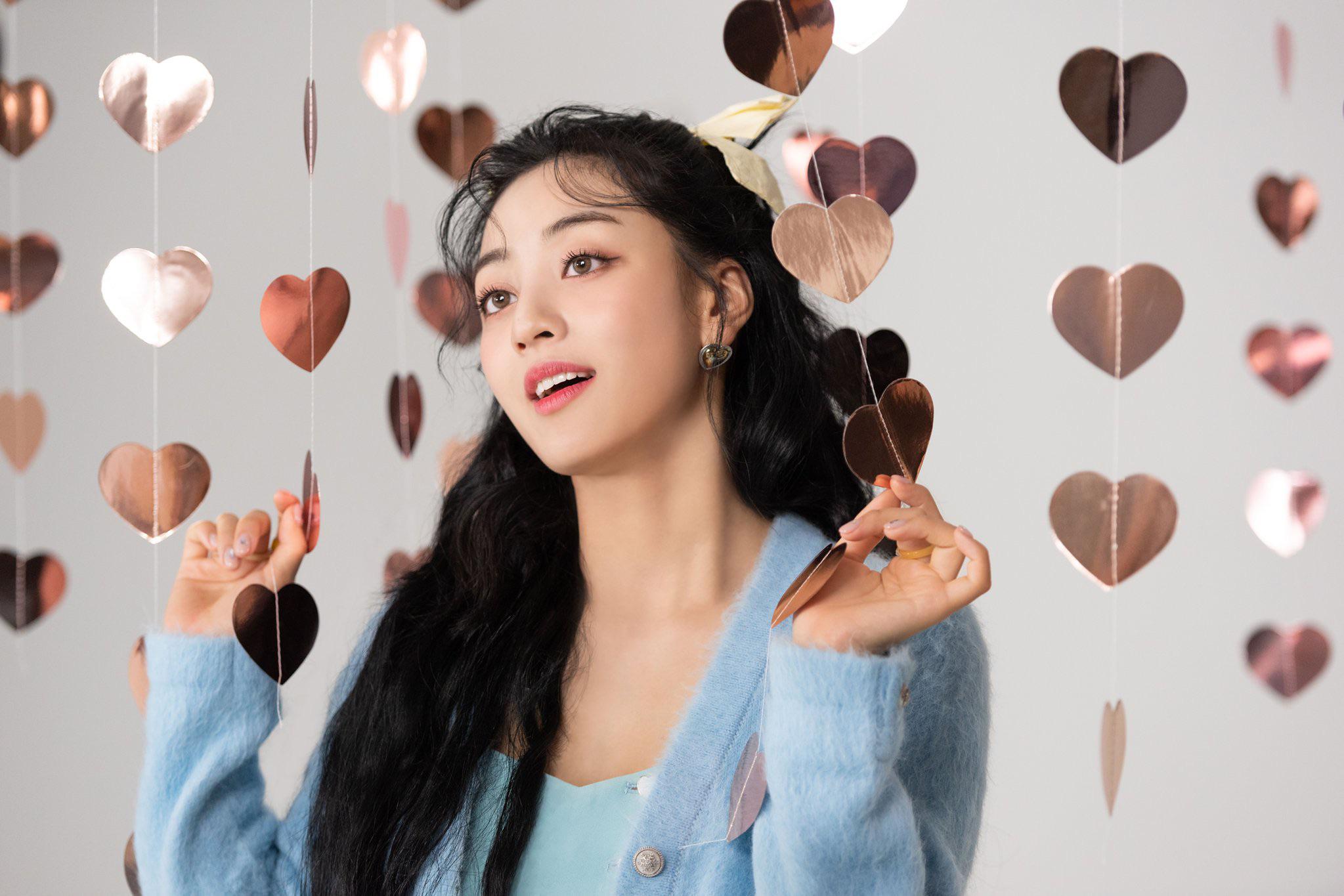 230201 JYPE Fans Update - Happy Birthday JIHYO ♥ | Scrolller