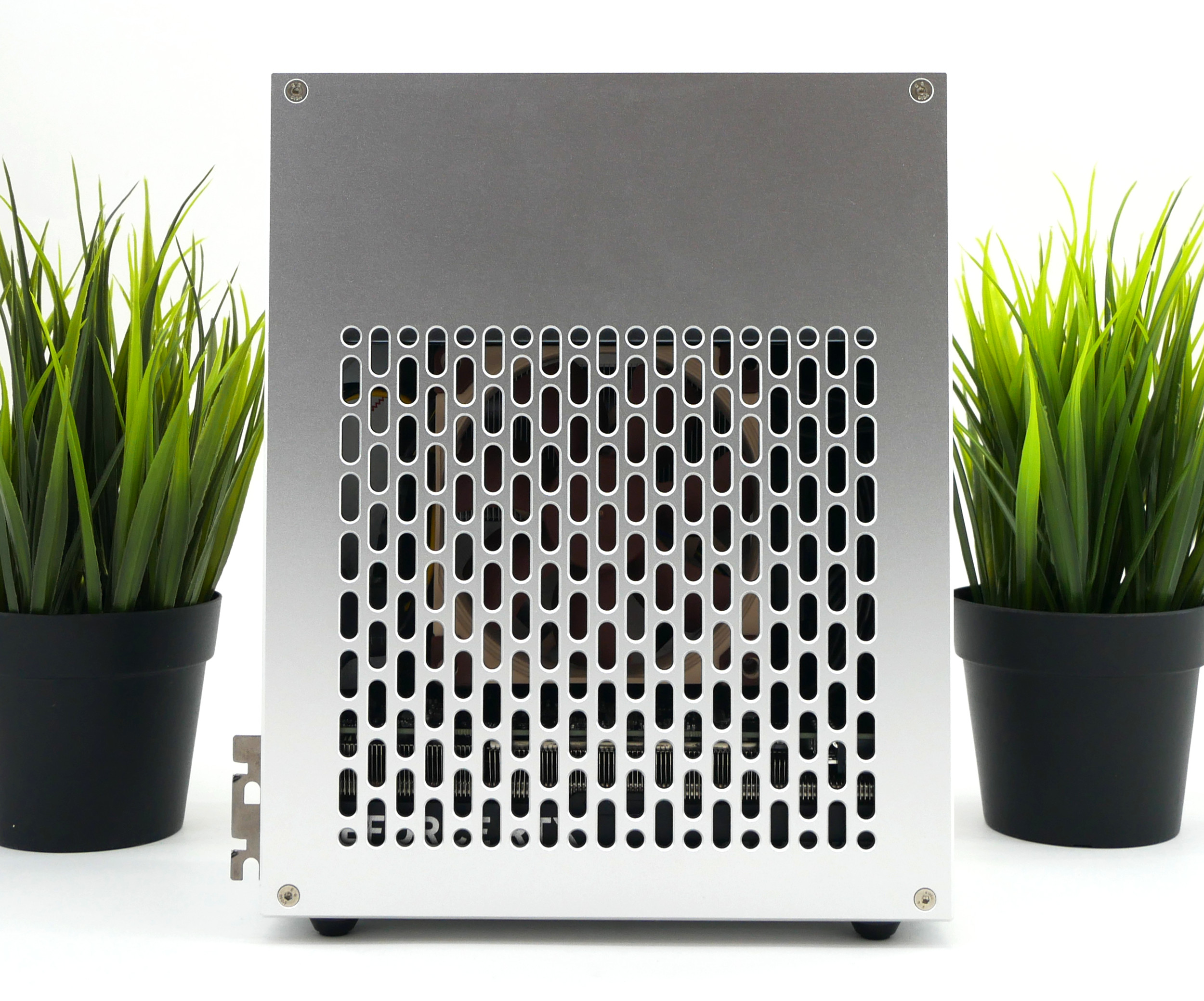 Project LittleBig: Ultimate ITX Gaming Build 3.87L | Scrolller