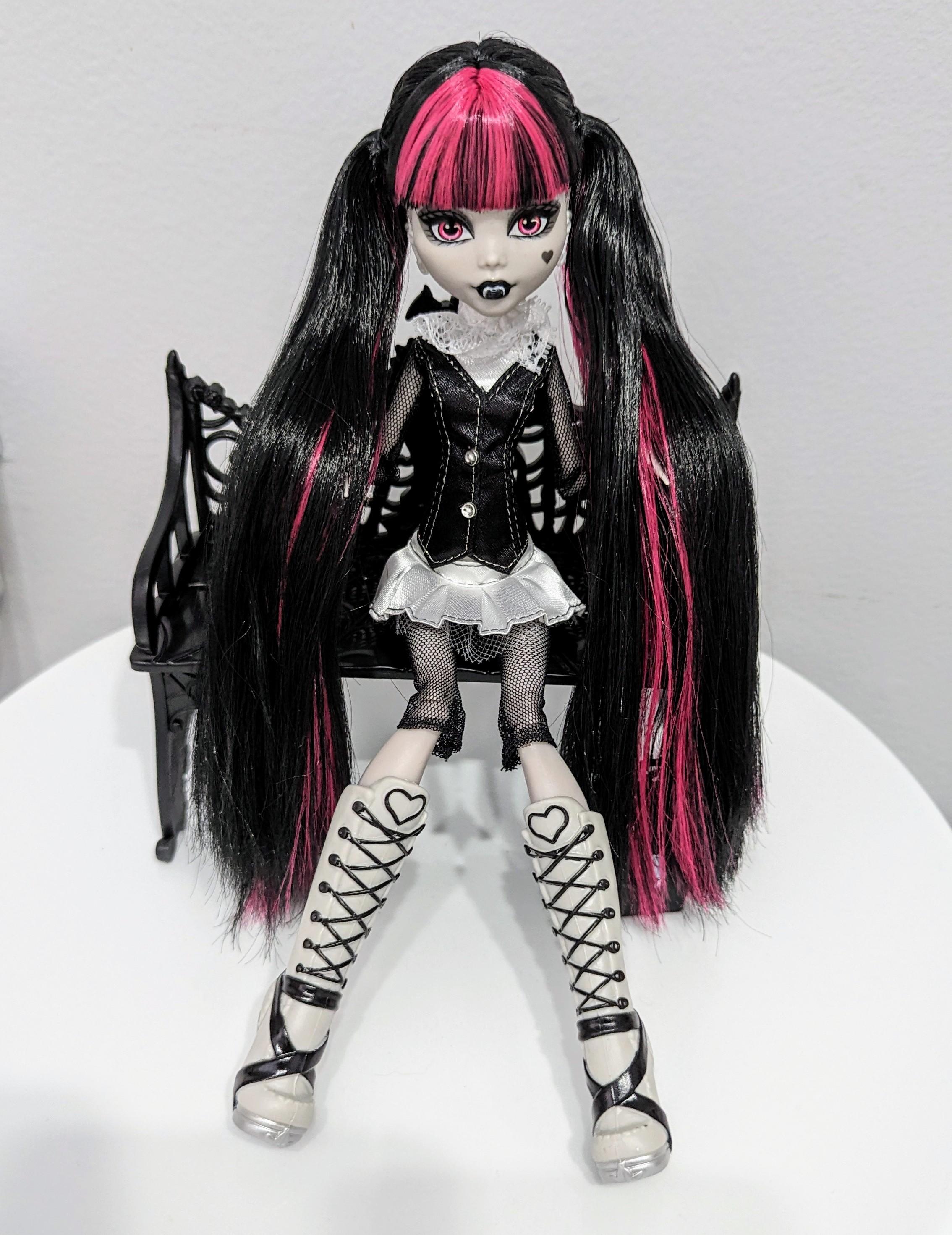 Reel drama Draculaura hair is amazing 🩶 | Scrolller