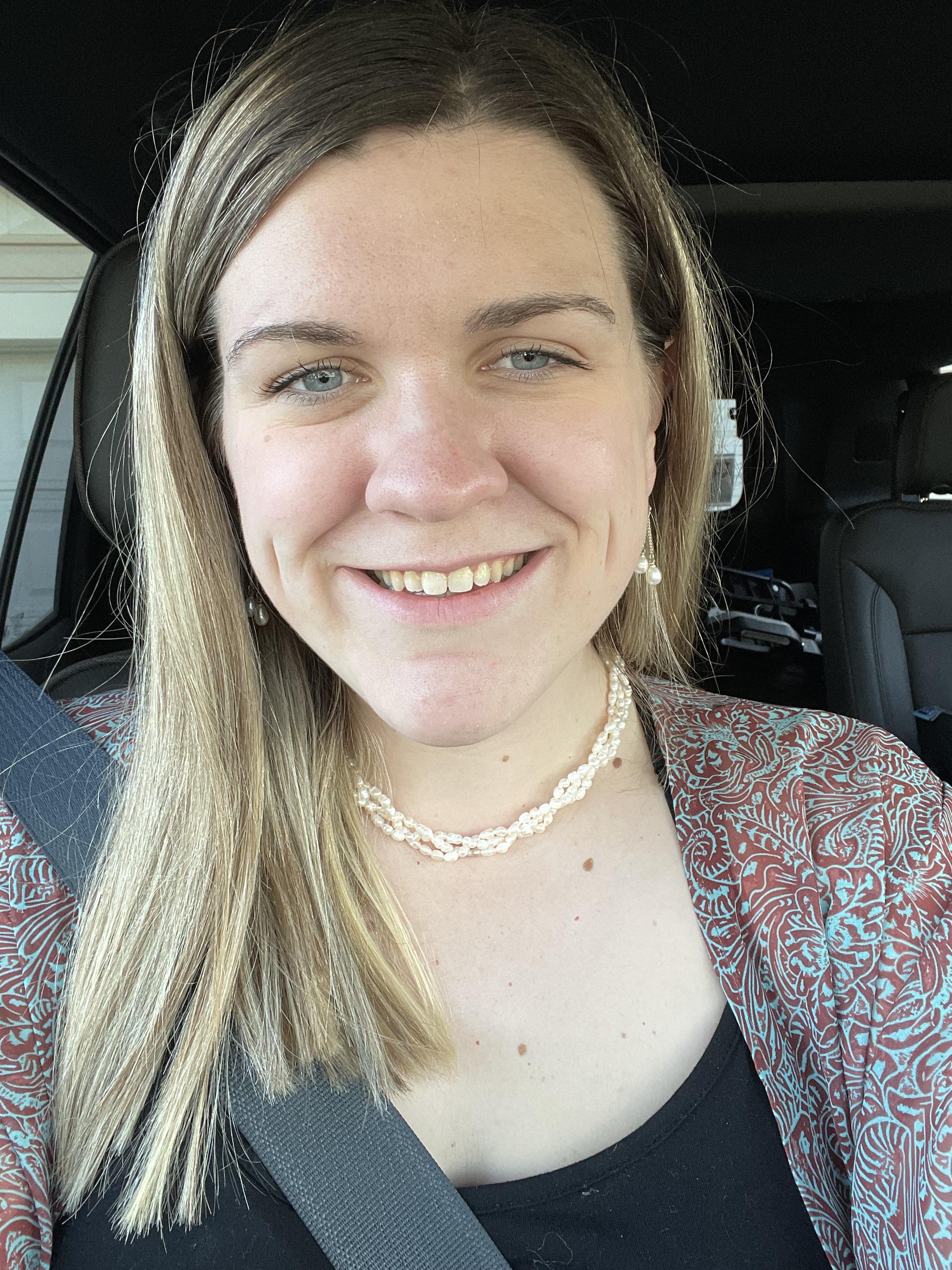 Can someone make me a professional headshot? | Scrolller