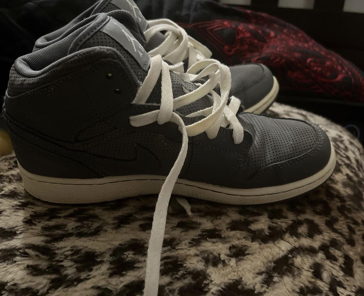 Yo not really a sneaker person but was wondering what type of air Jordan’s are these would be ...