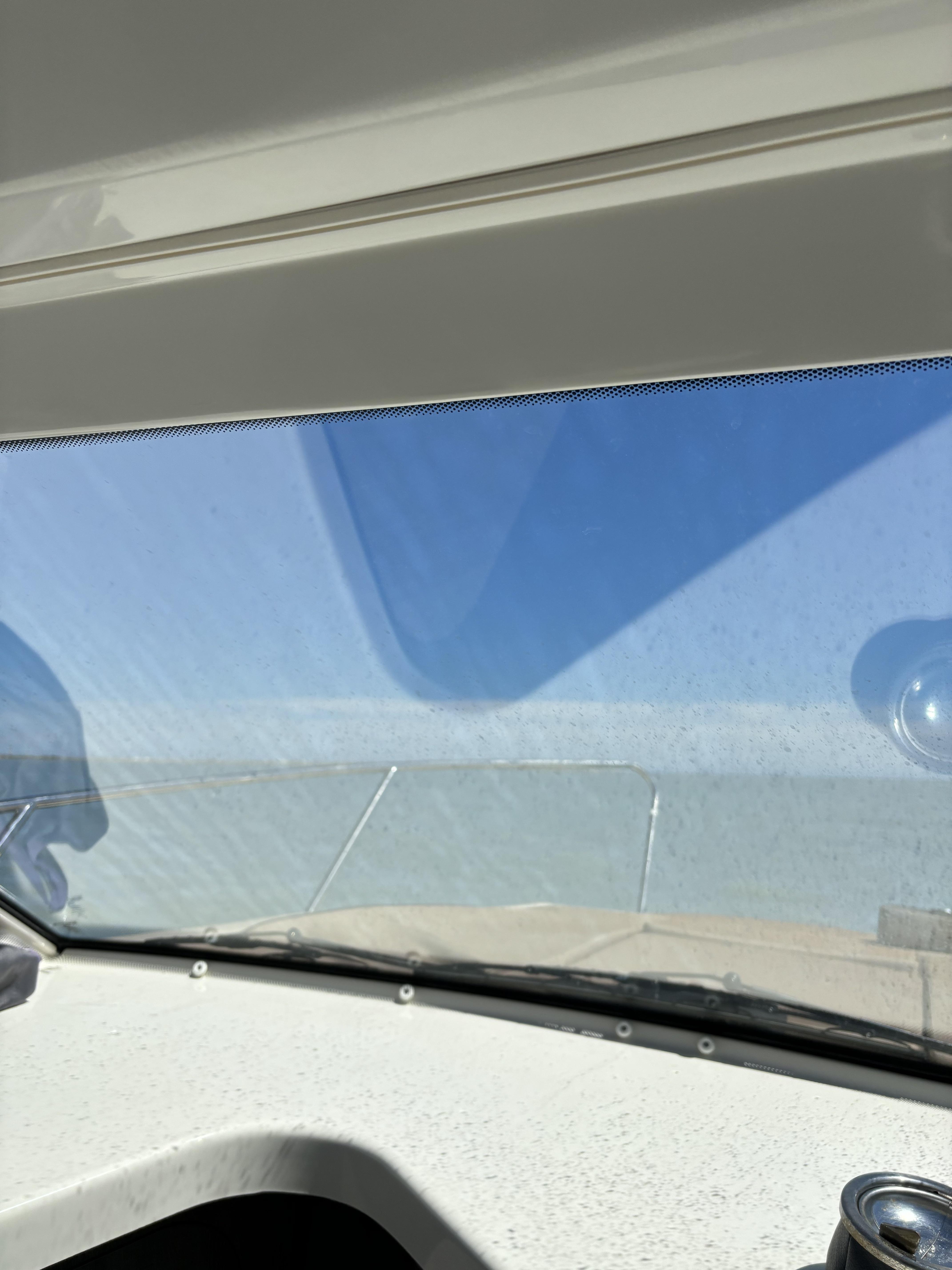 Windshield glare and traces | Scrolller