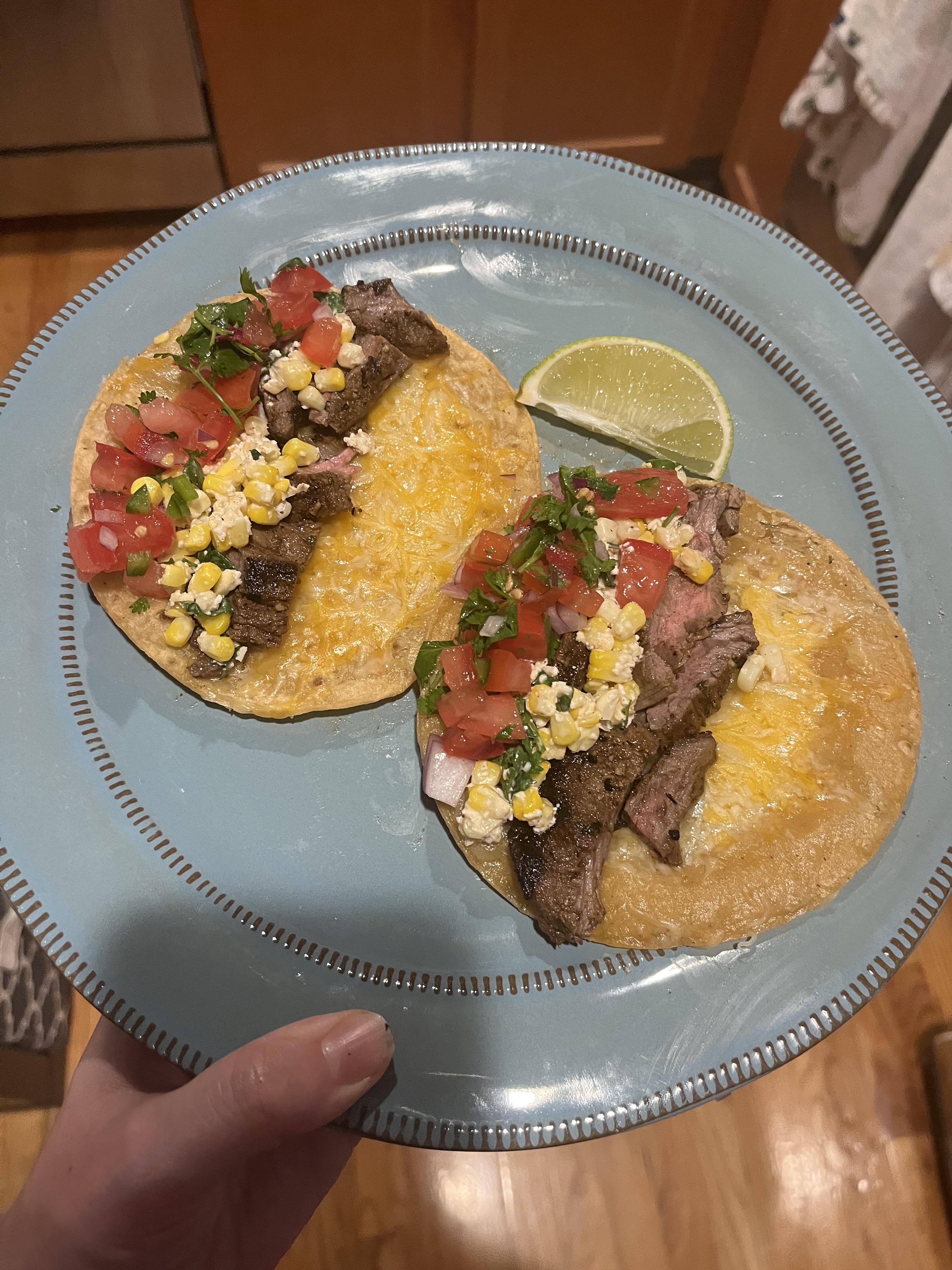 [homemade] Skirt steak tacos on lightly fried corn tortillas with roasted sweet corn elote style ...