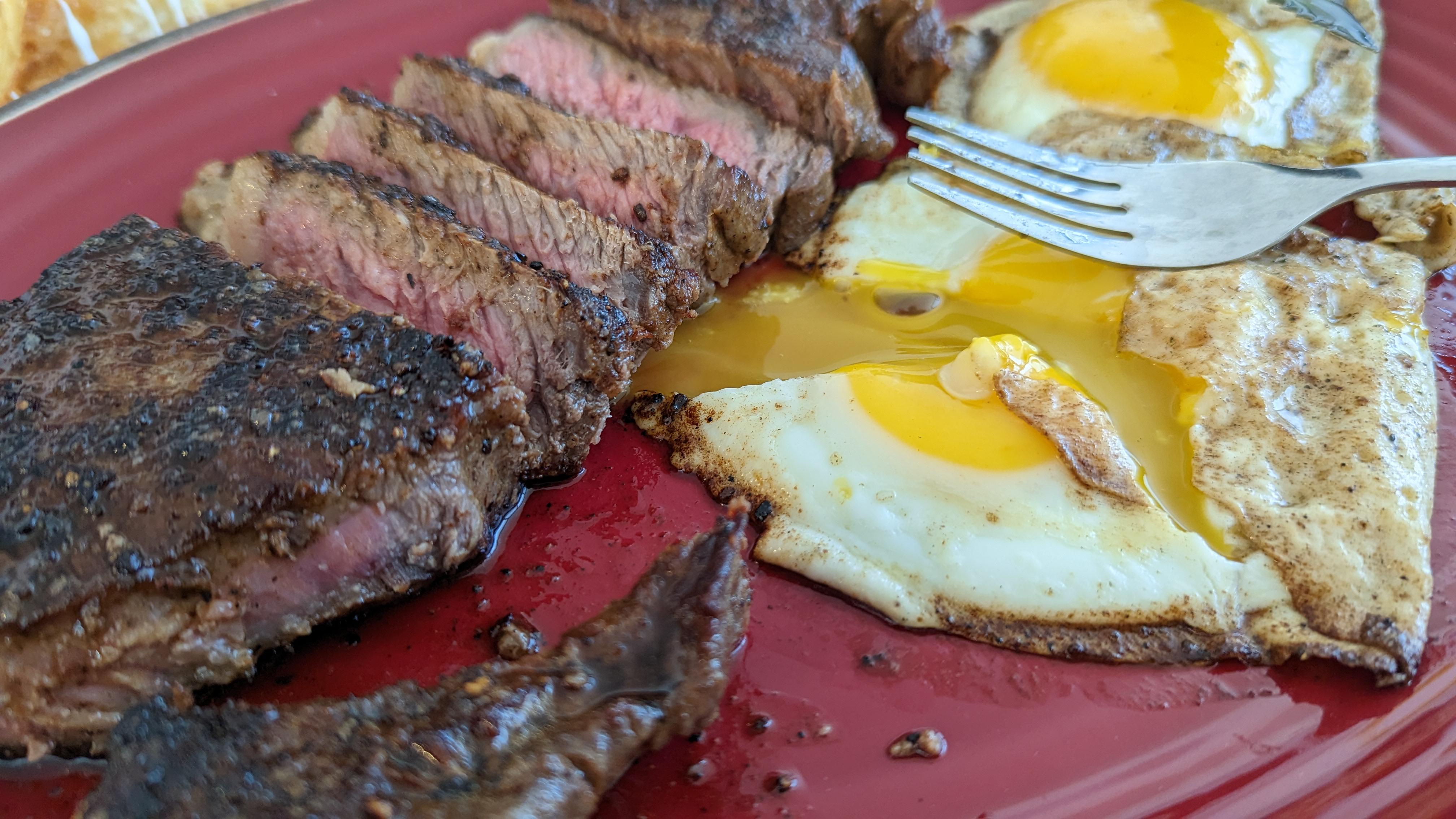 [Homemade] Steak and Eggs | Scrolller