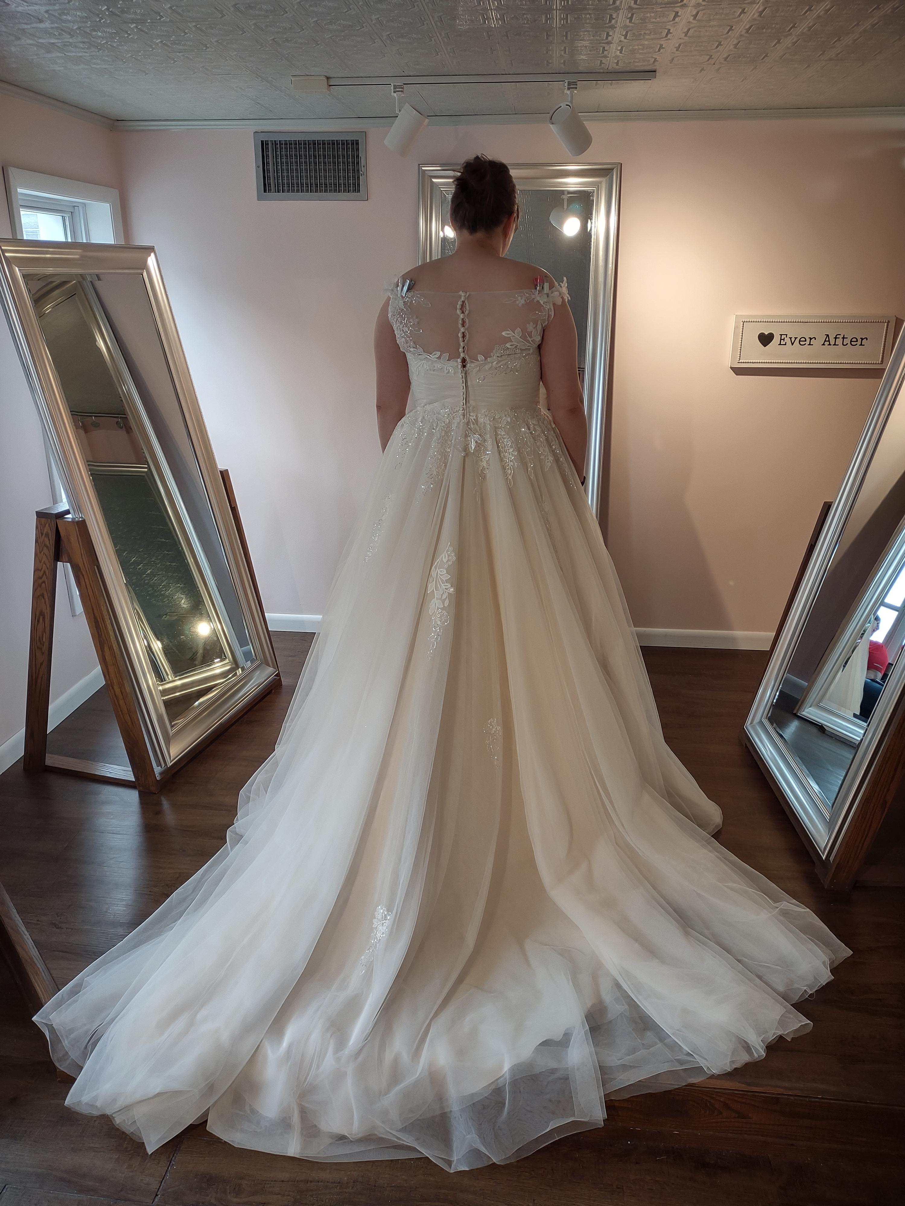 Haunted Mansion themed Halloween wedding | Scrolller