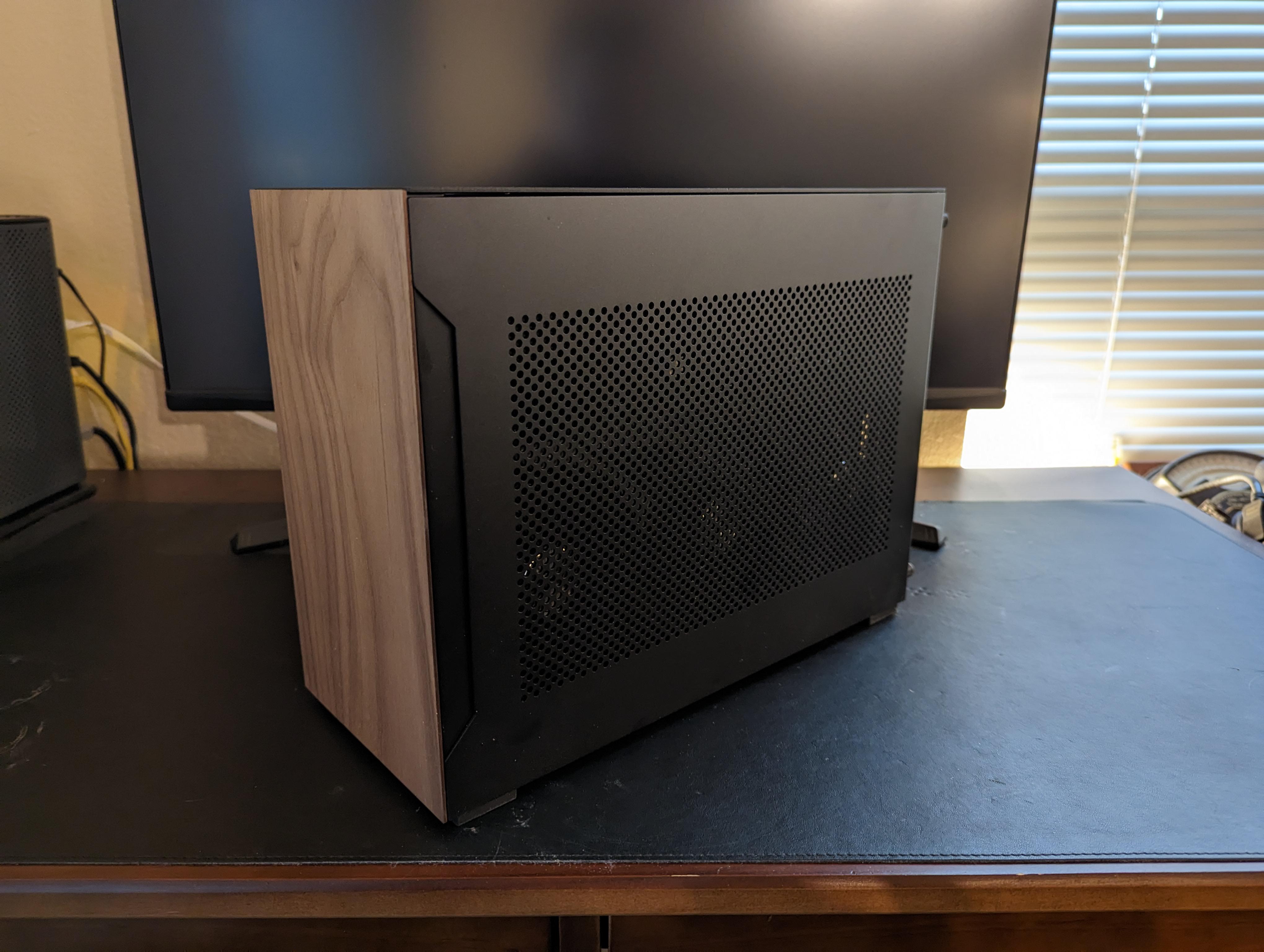 Updated my A4 build with new cables from CableMod and a wood front panel from JakeFaceCustoms ...