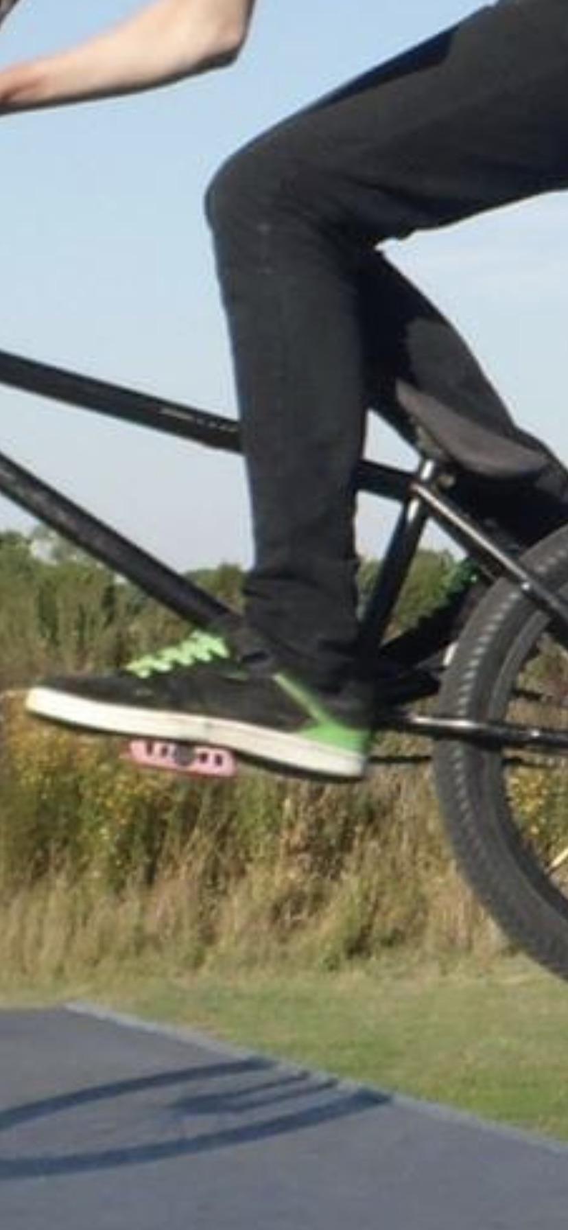 Long shot - Can anyone identify these Airwalks from 2013 | Scrolller