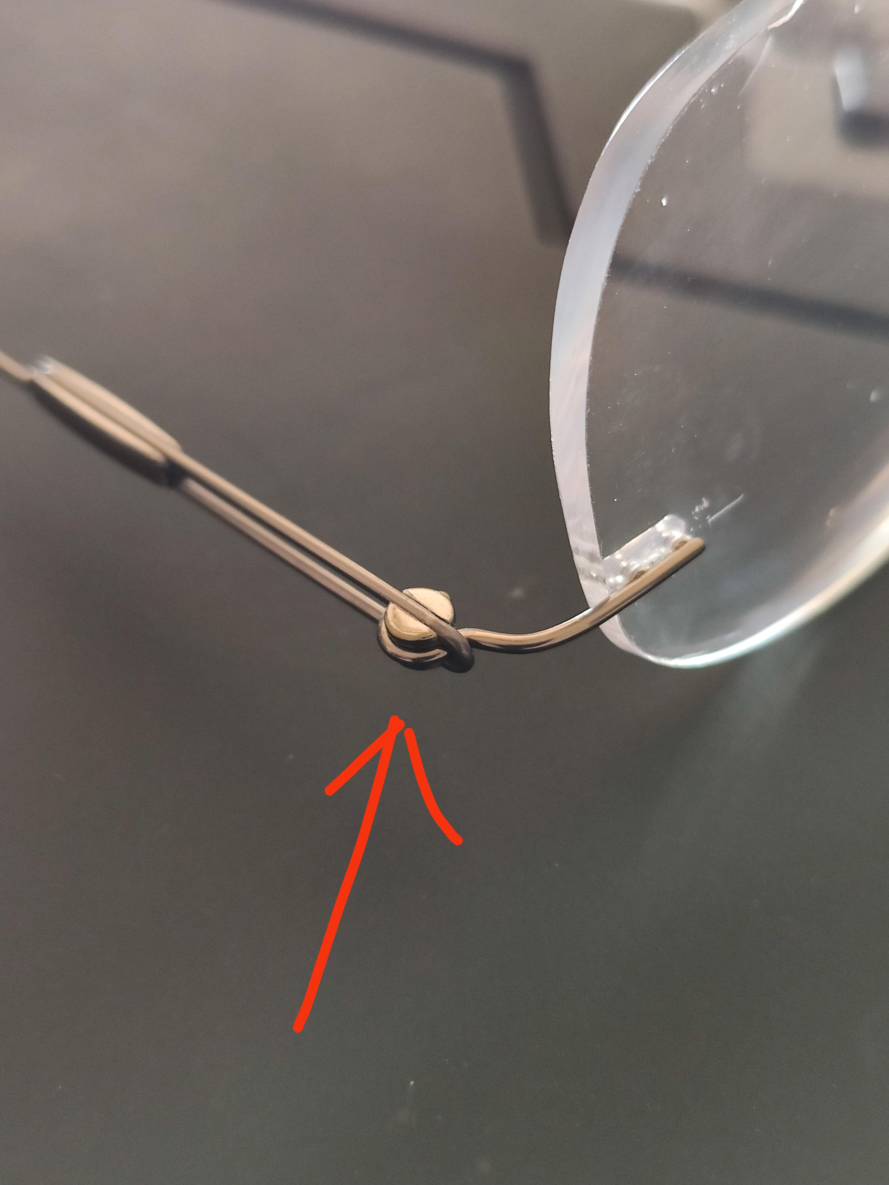 Need help finding silhouette hinge part | Scrolller