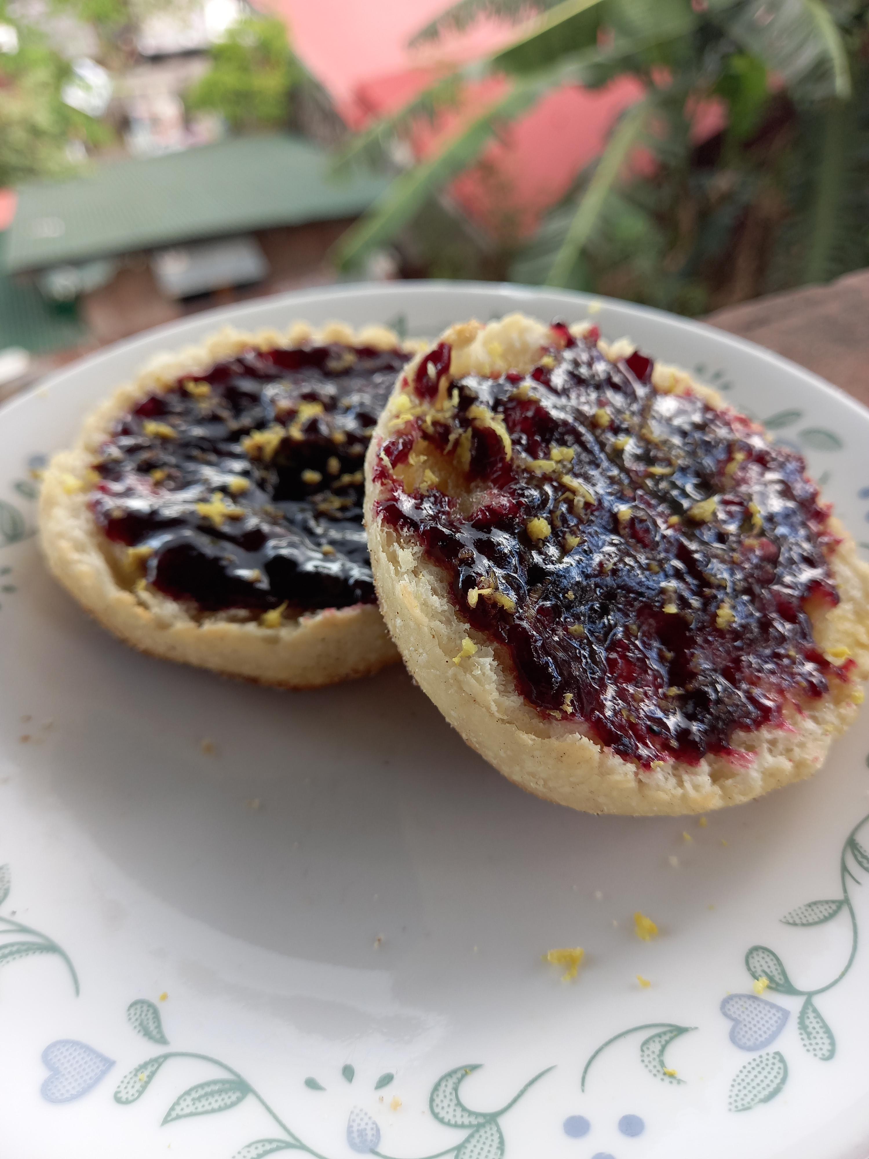 Homemade English muffins | Scrolller