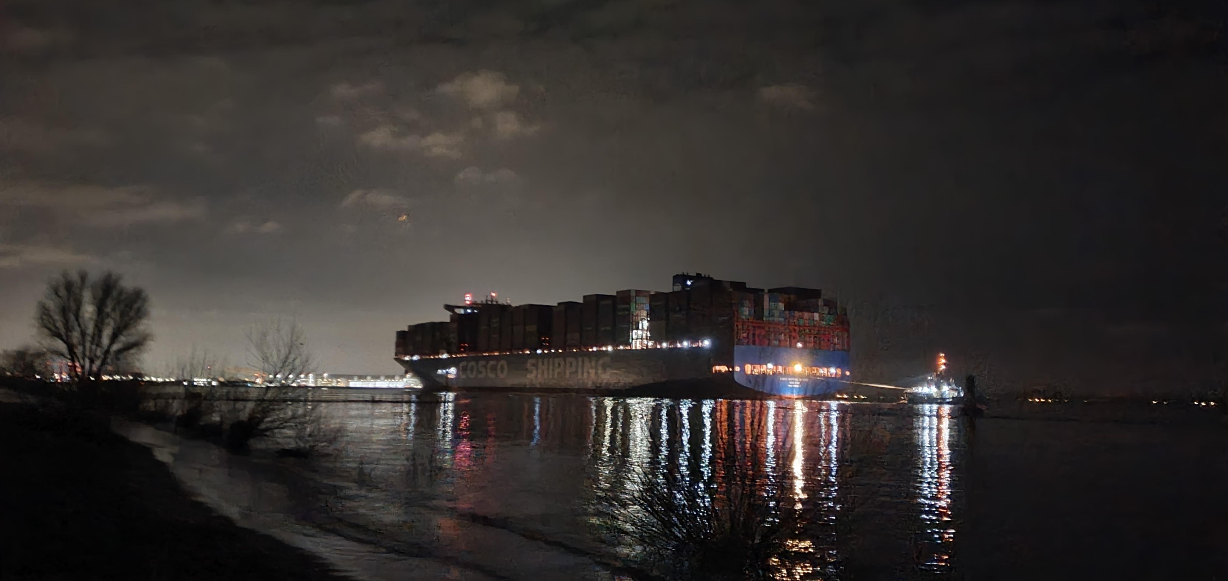 Nightwalk in Hamburg | Scrolller