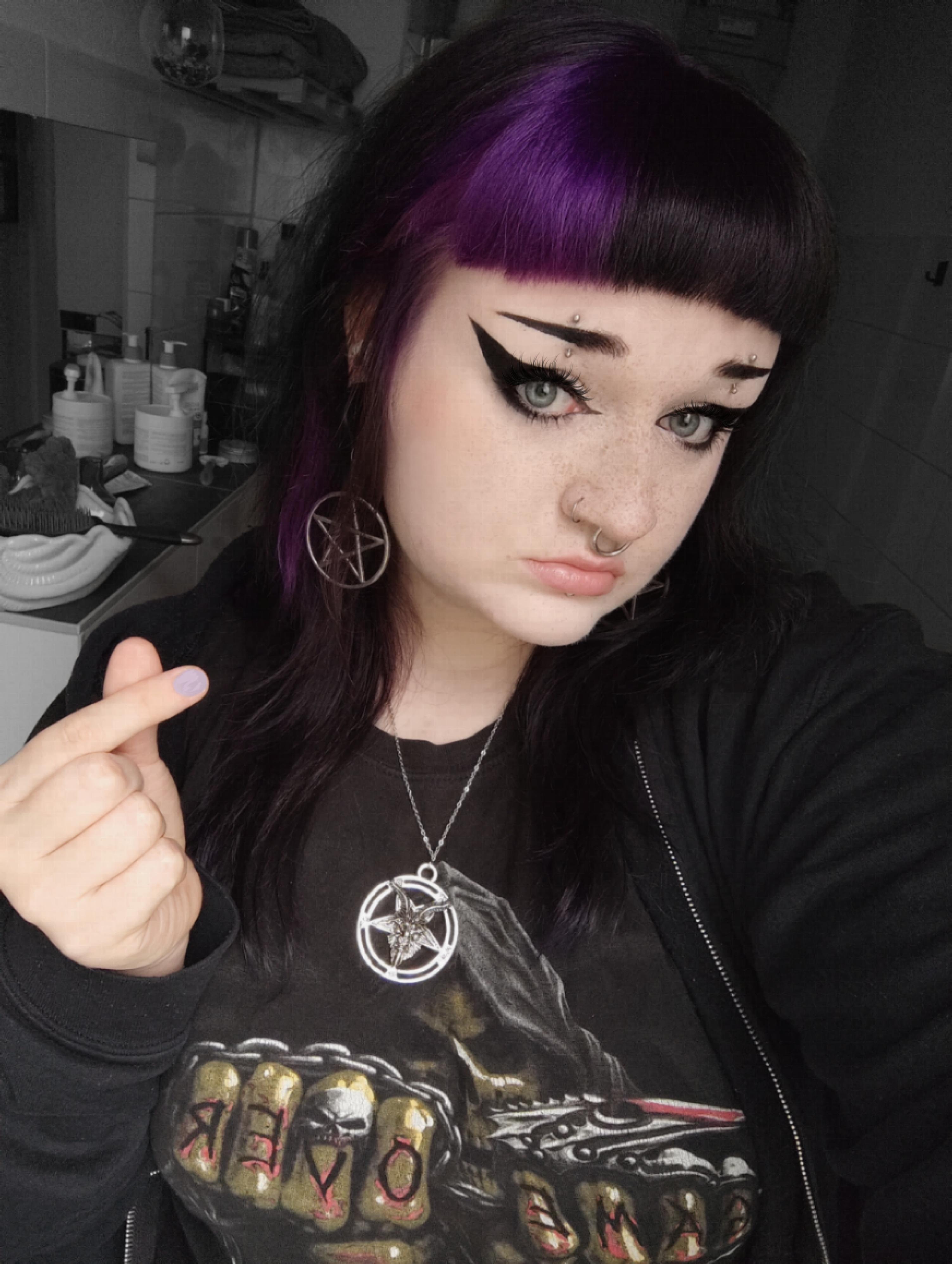 Middle part or bangs? | Scrolller