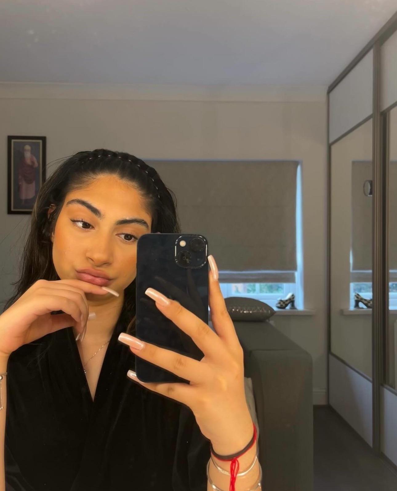 5th College Girl | Scrolller