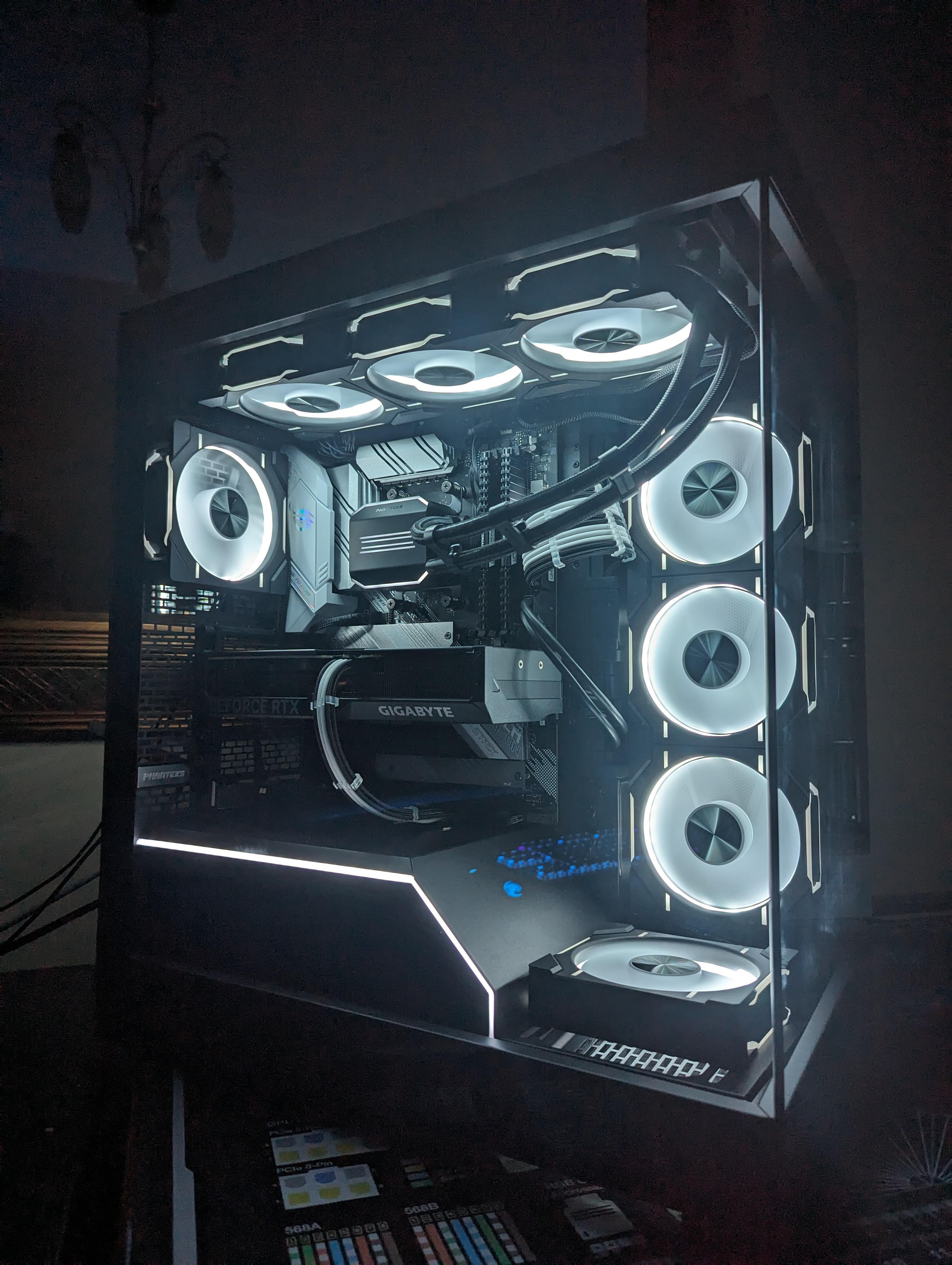 Phanteks NV5 full black build or with RGB AIO? Need advice | Scrolller
