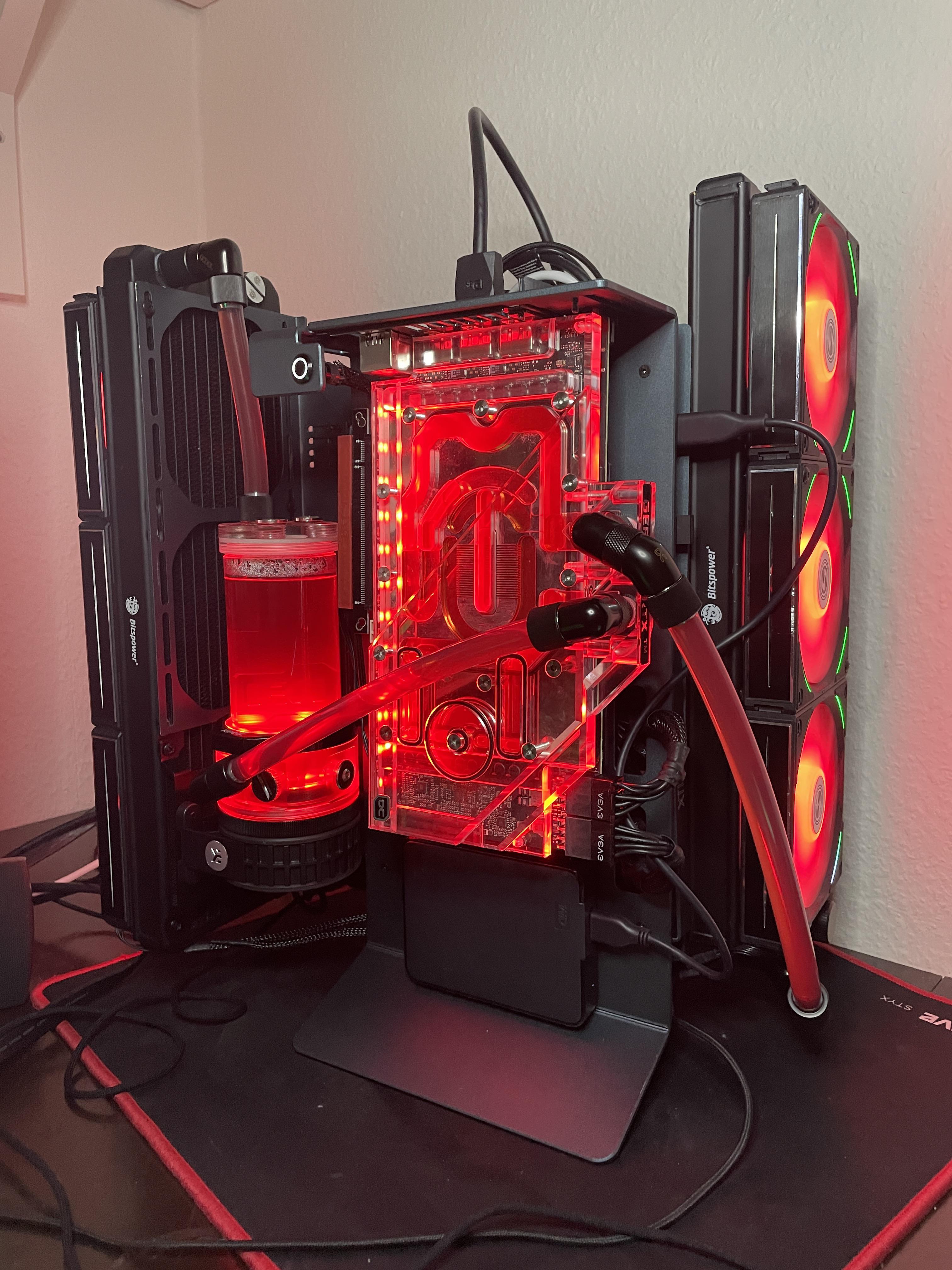 Xtia Xpro-L double water cooled SFF build! | Scrolller