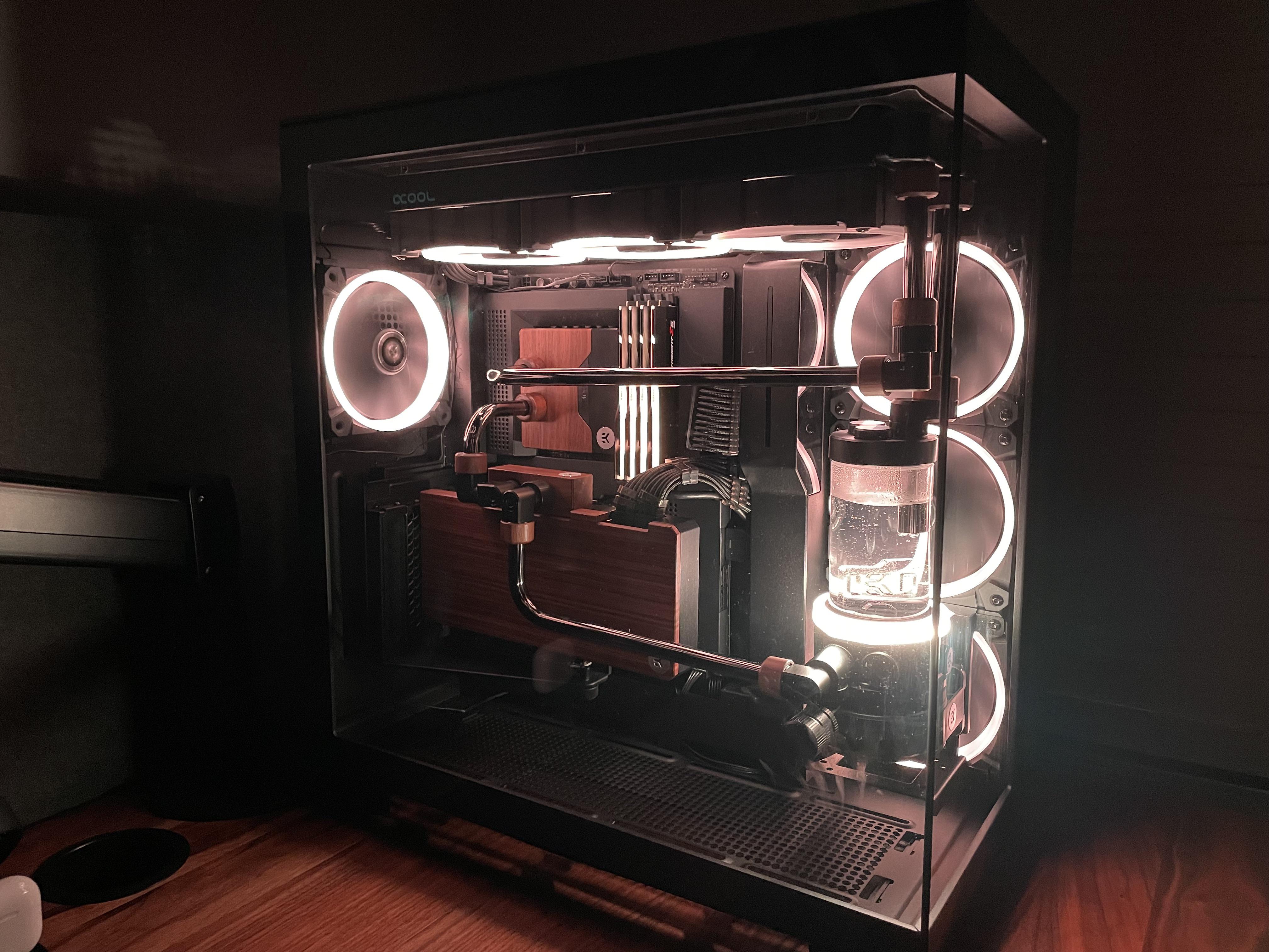 Finally finished my first water cooled build! | Scrolller