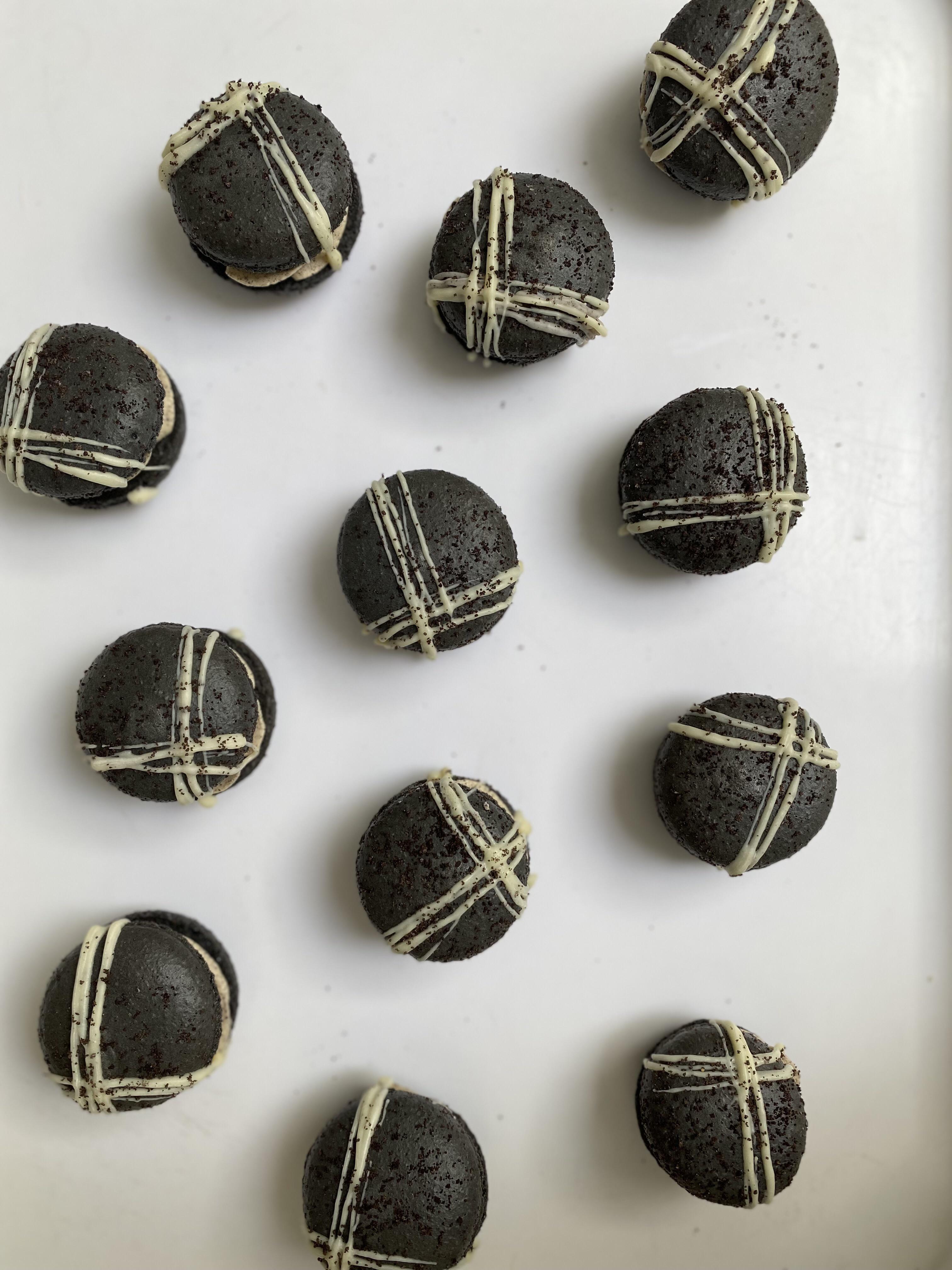 [homemade] oreo macarons | Scrolller