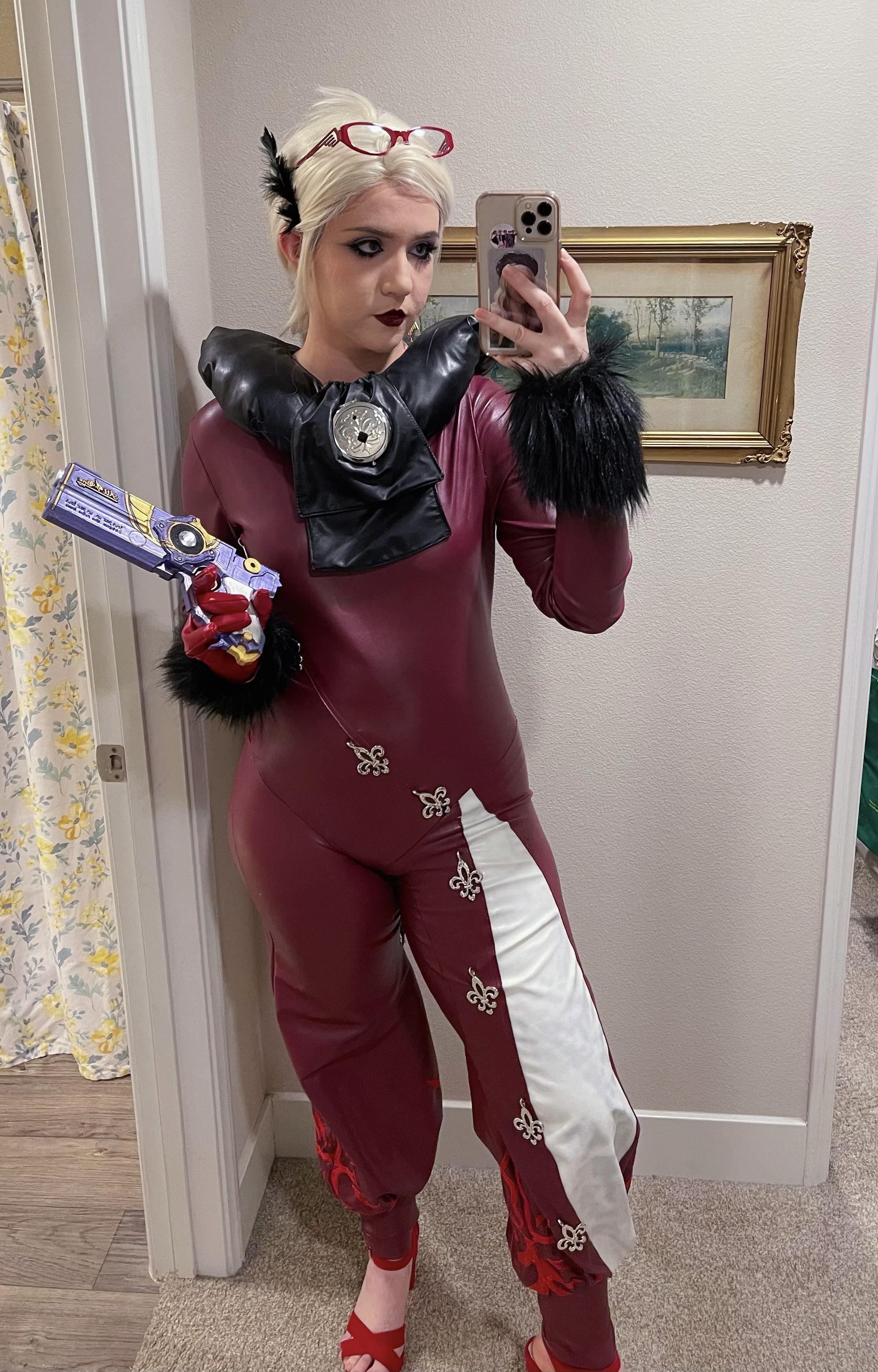 More Jeanne photos! | Scrolller