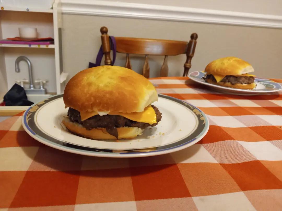 [homemade] burgers | Scrolller
