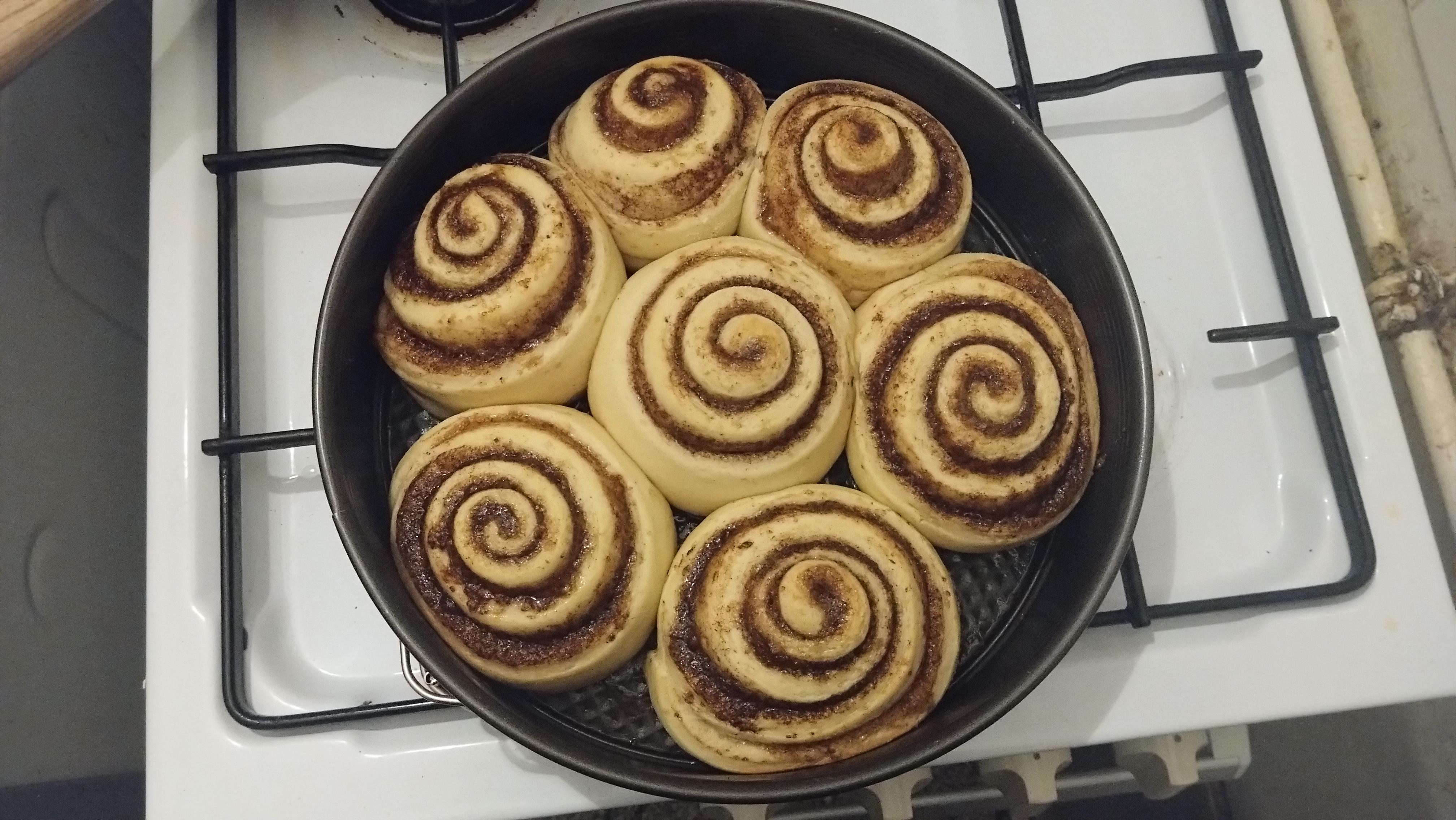 [homemade] cinnamon rolls | Scrolller