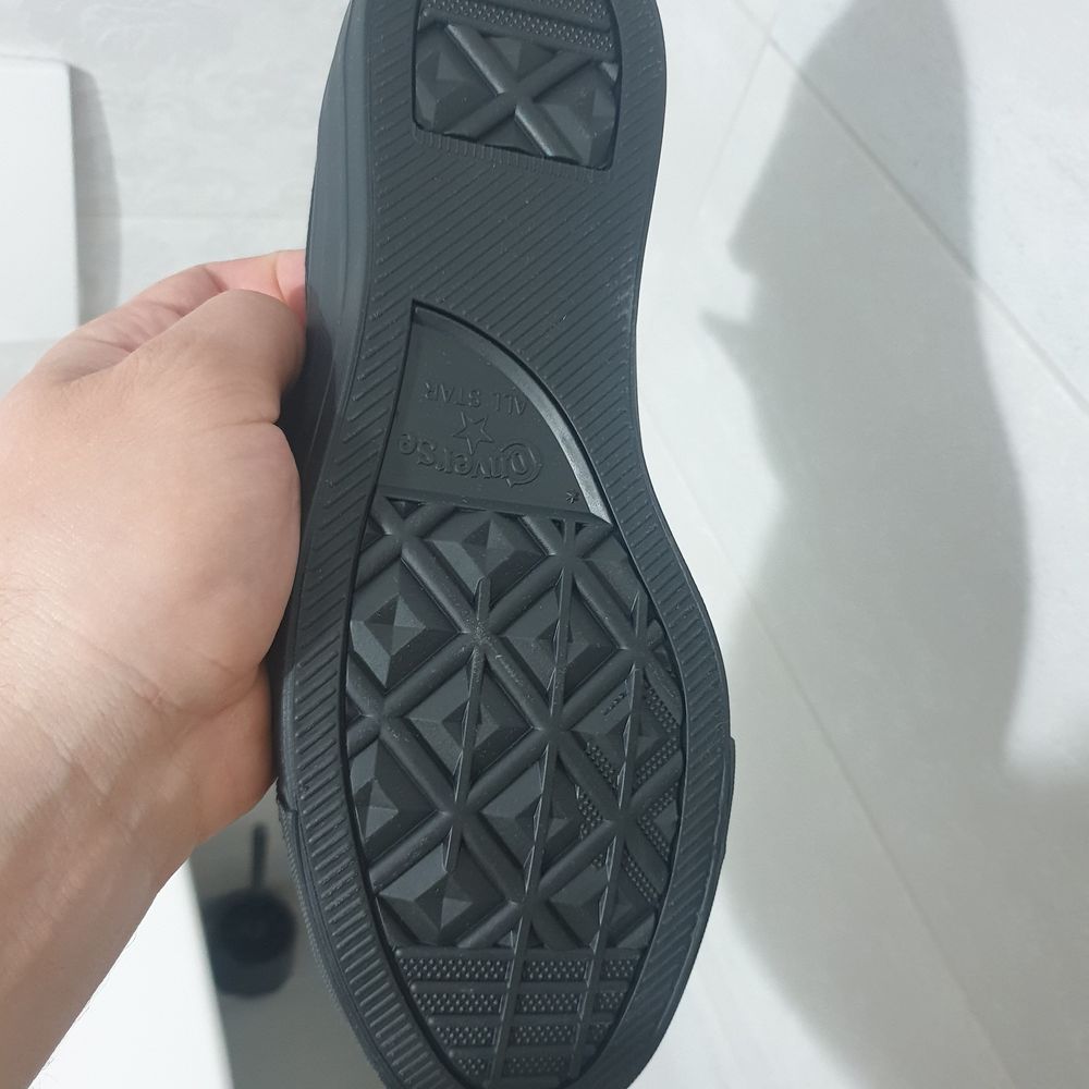 Are these converse fake? | Scrolller