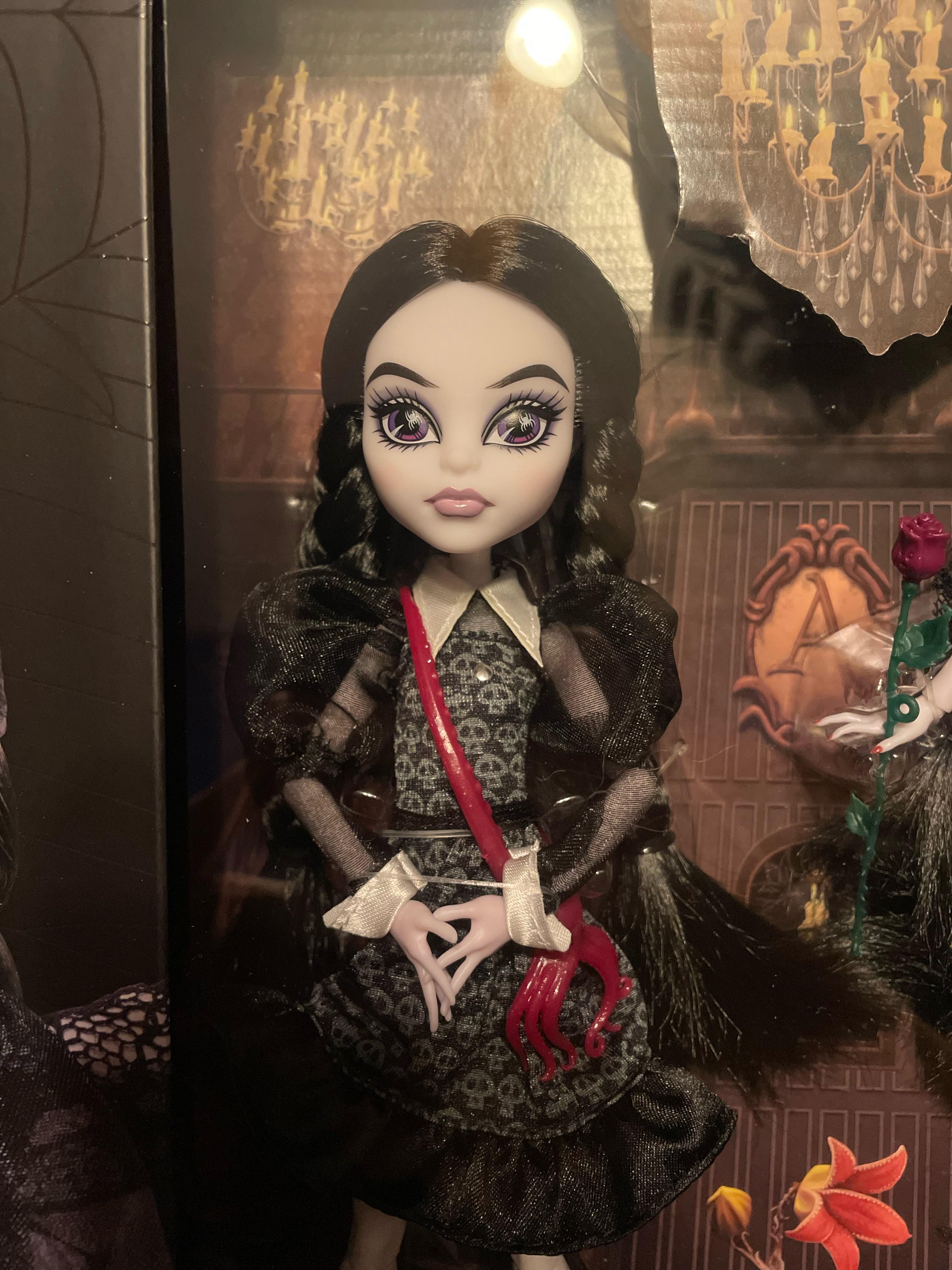 Adams family quality | Scrolller