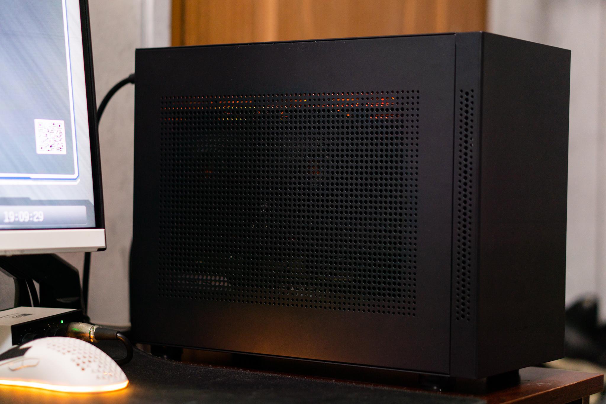 Finally got my "kind of SFF" build | Scrolller